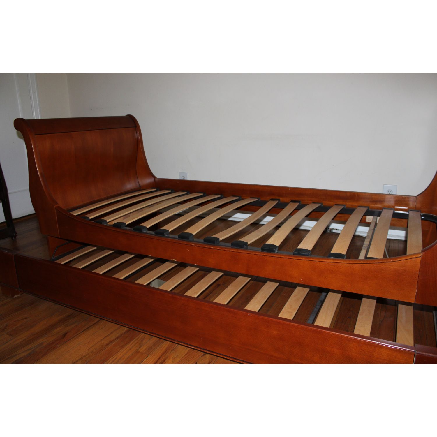 Beautiful Sleigh Bed / Trundle / Daybed - AptDeco