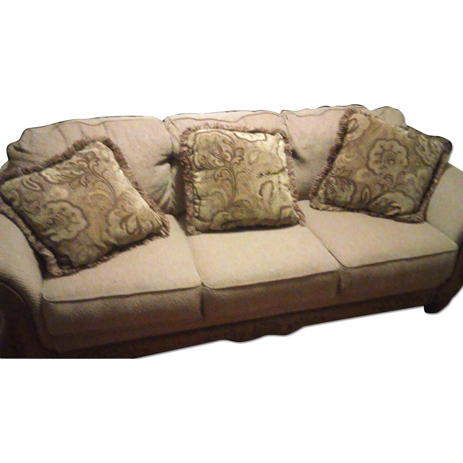 Ashley's Signature Design Amber Sofa - AptDeco