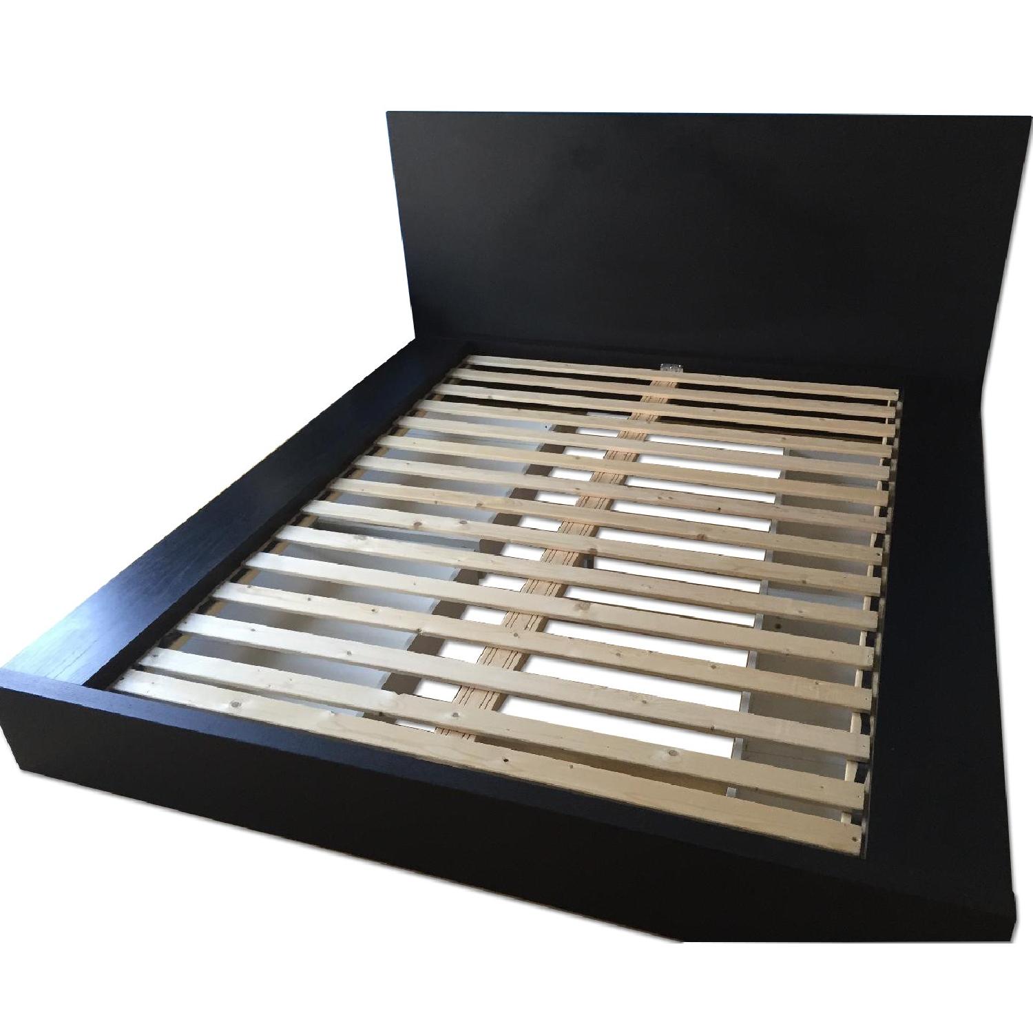 BoConcept Limo Queen Bed w/ Headboard - AptDeco