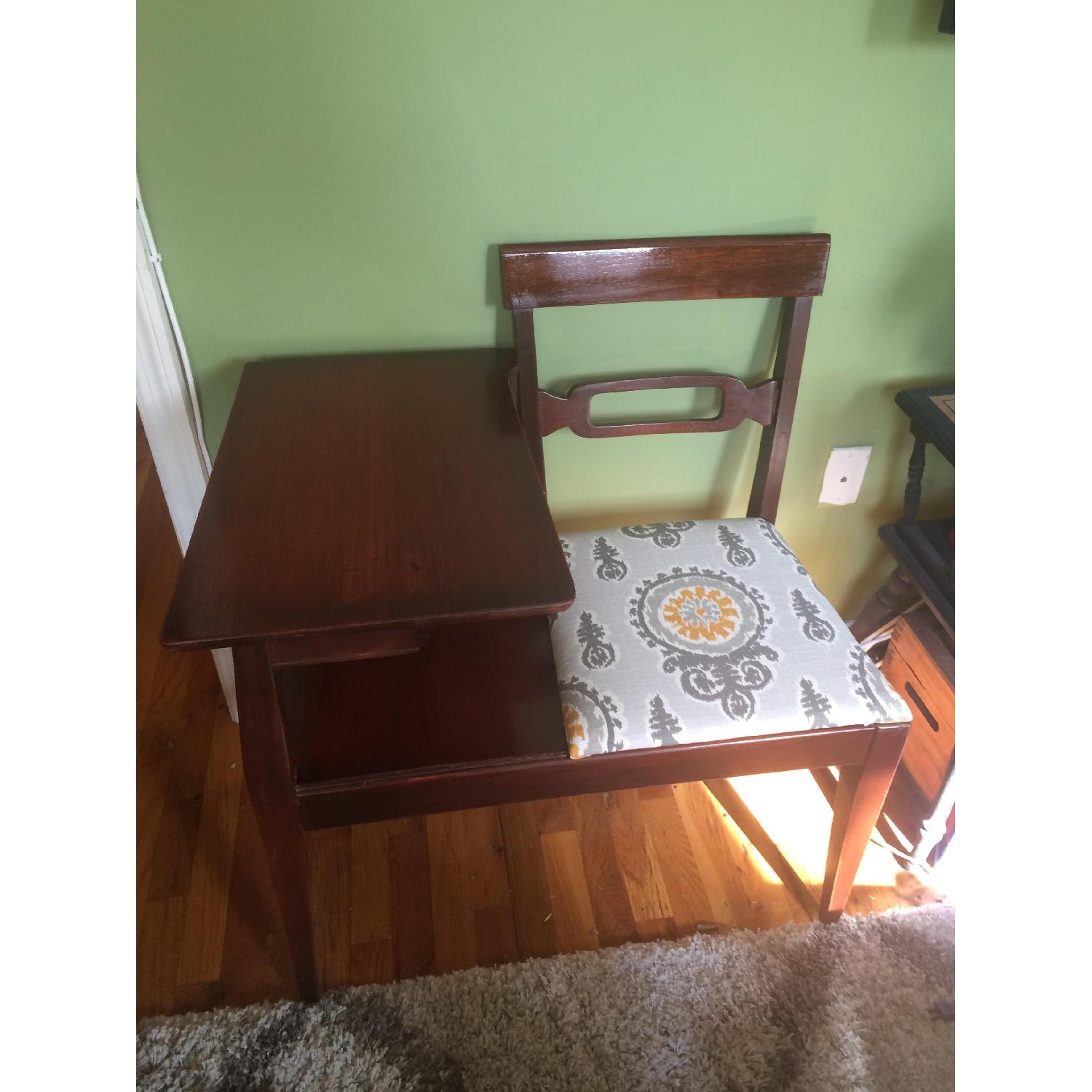 Mid Century Gossip Bench - AptDeco