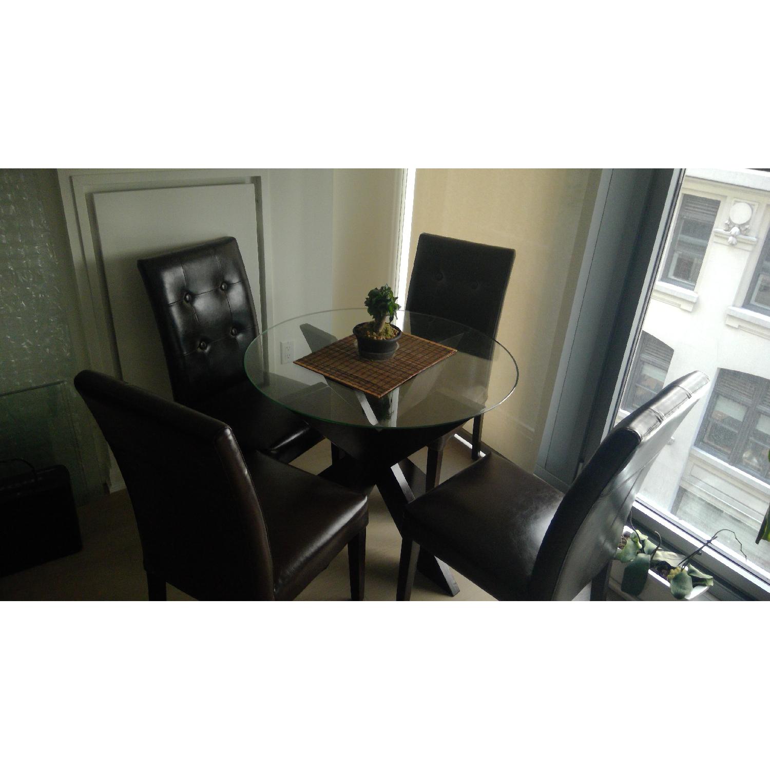 Pier 1 Round Dining Table w/ 4 Dining Chairs - AptDeco