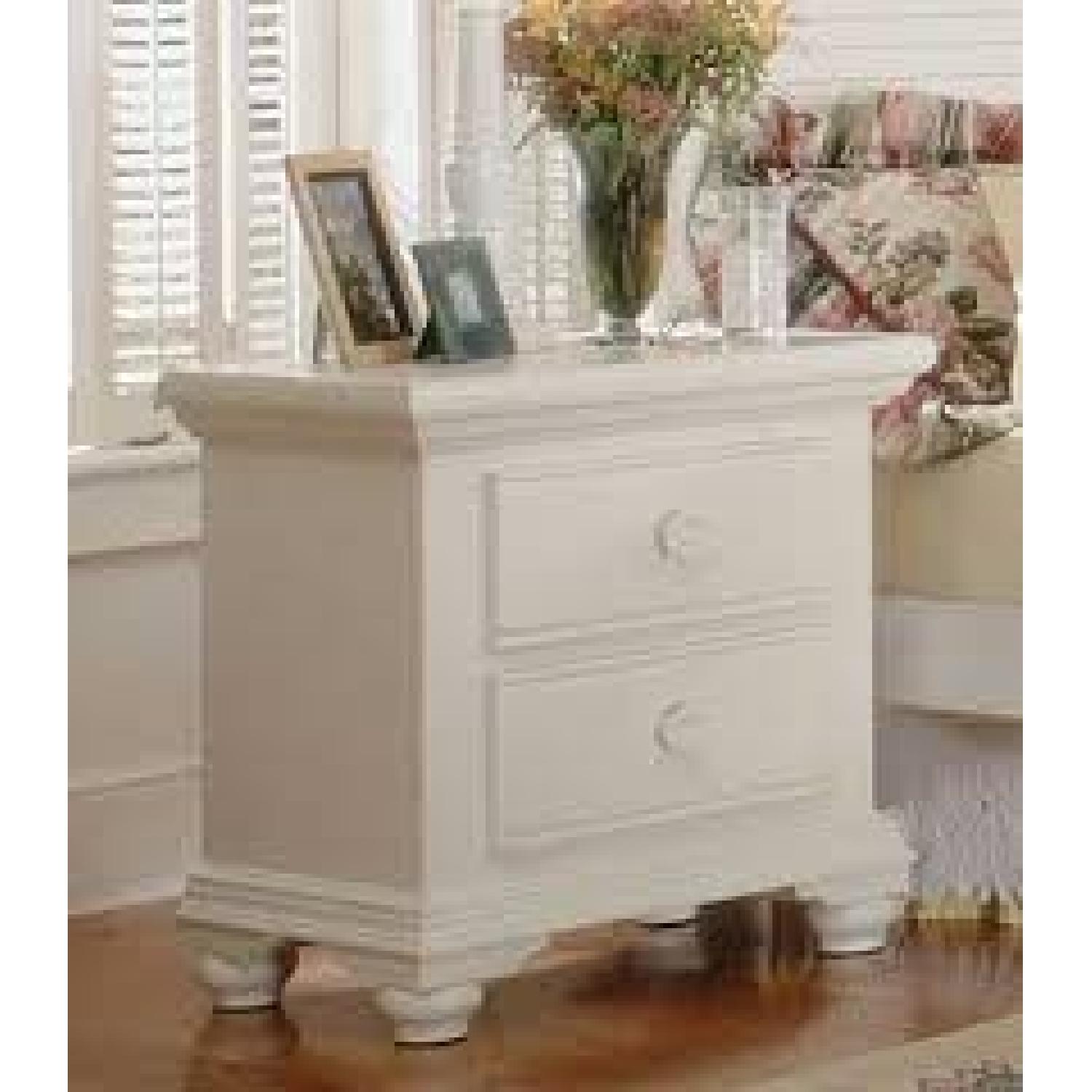 Broyhill Pleasant Isle Nightstand - AptDeco