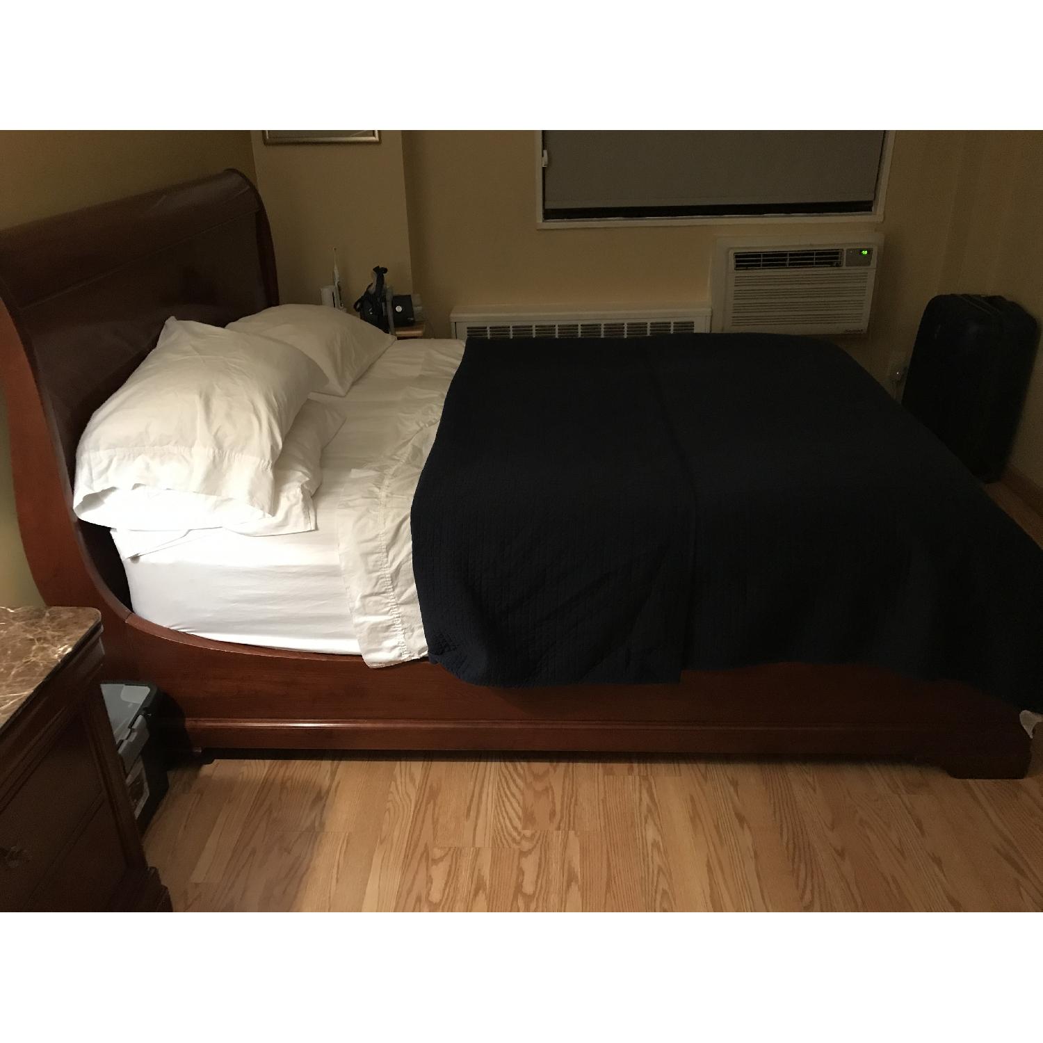 Stickley La Rochelle Collection Sleigh Bed - AptDeco