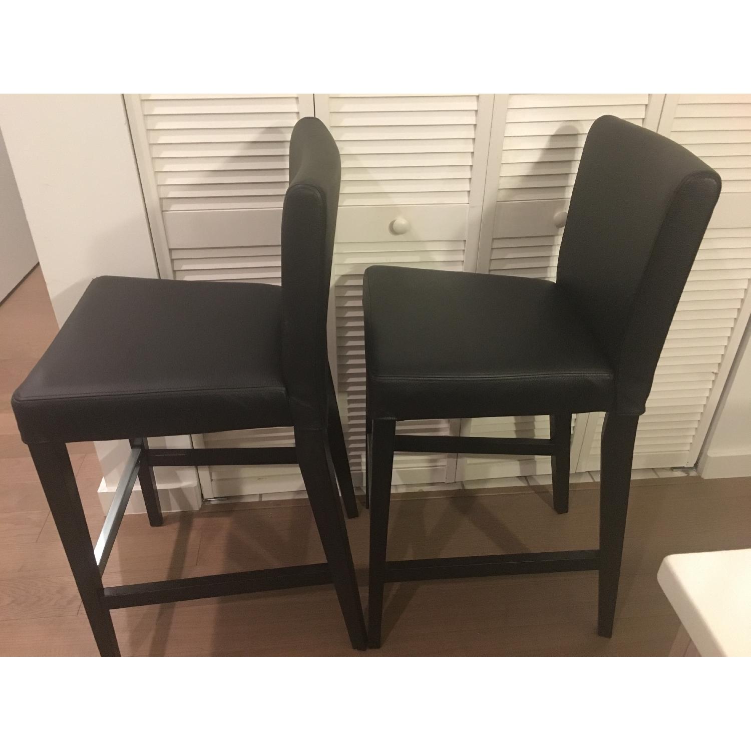Ikea Henriksdal Bar Stools in Black - AptDeco