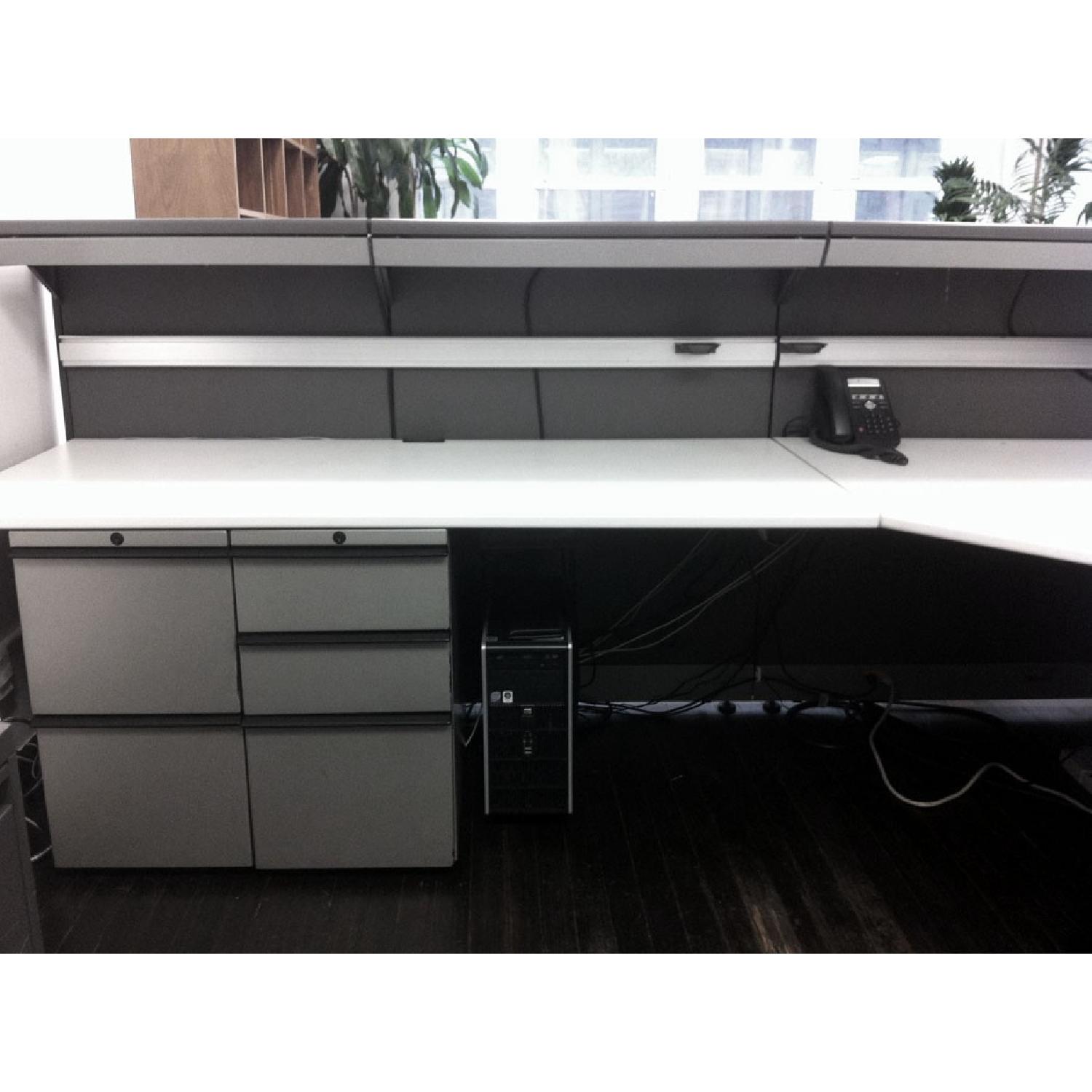 Knoll Office Cubicle - AptDeco