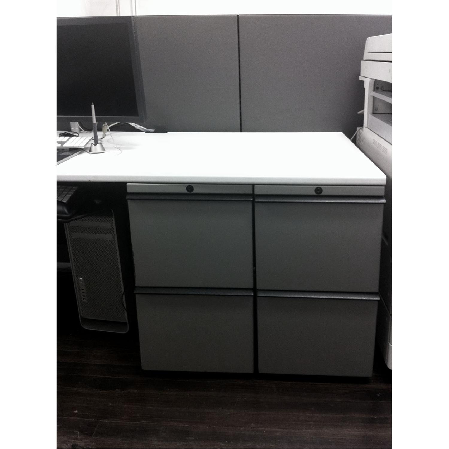 Knoll Office Cubicle - AptDeco