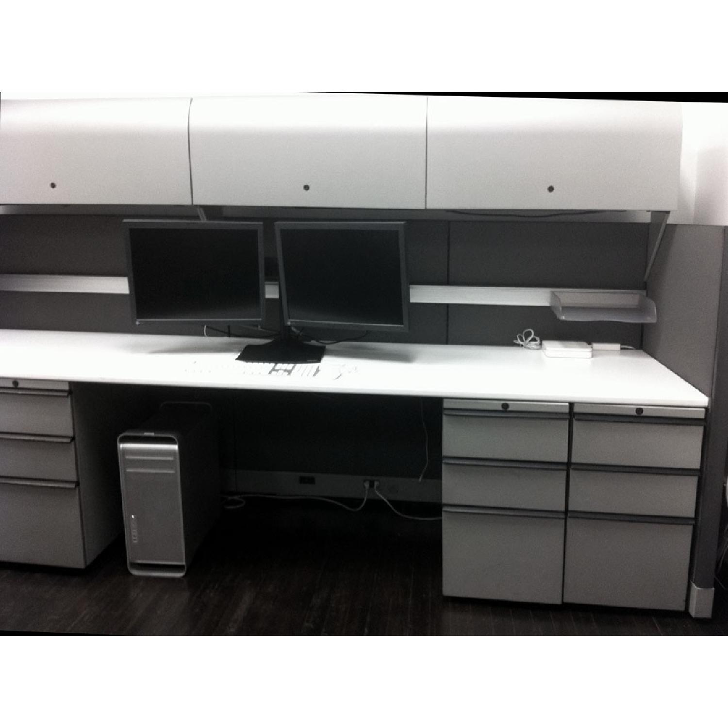 Knoll Office Cubicle - AptDeco