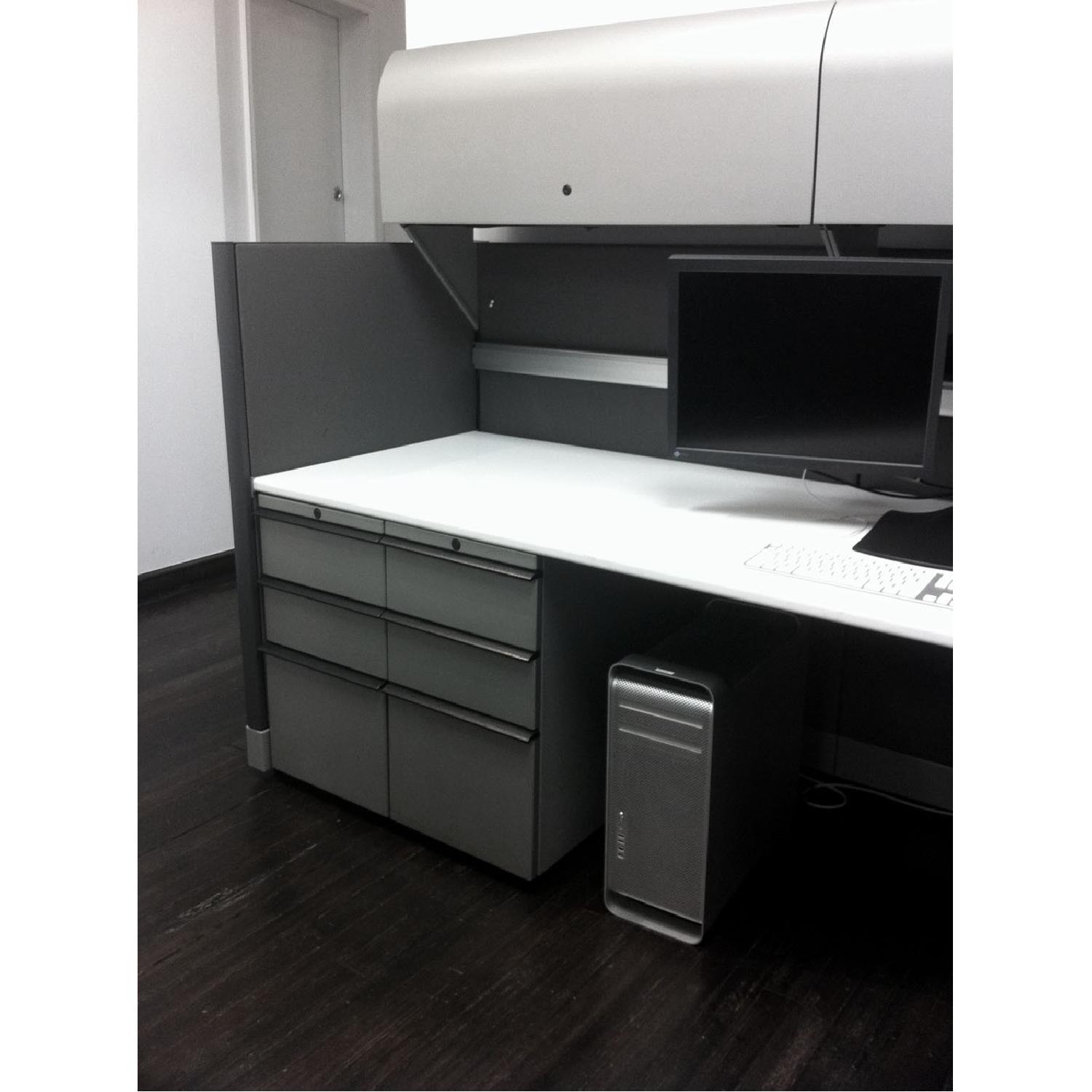 Knoll Office Cubicle - AptDeco