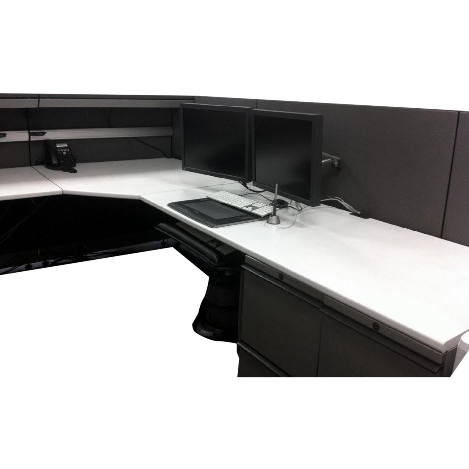 Knoll Office Cubicle - AptDeco