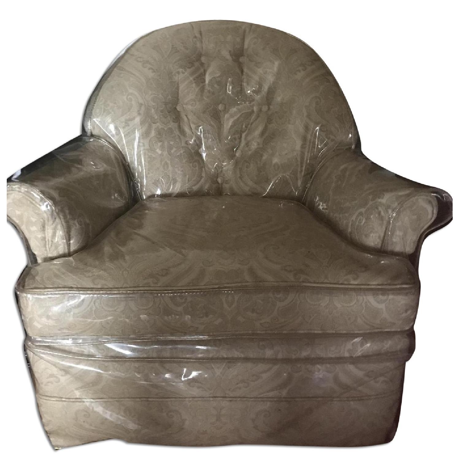 Cream Color Accent Chairs - AptDeco