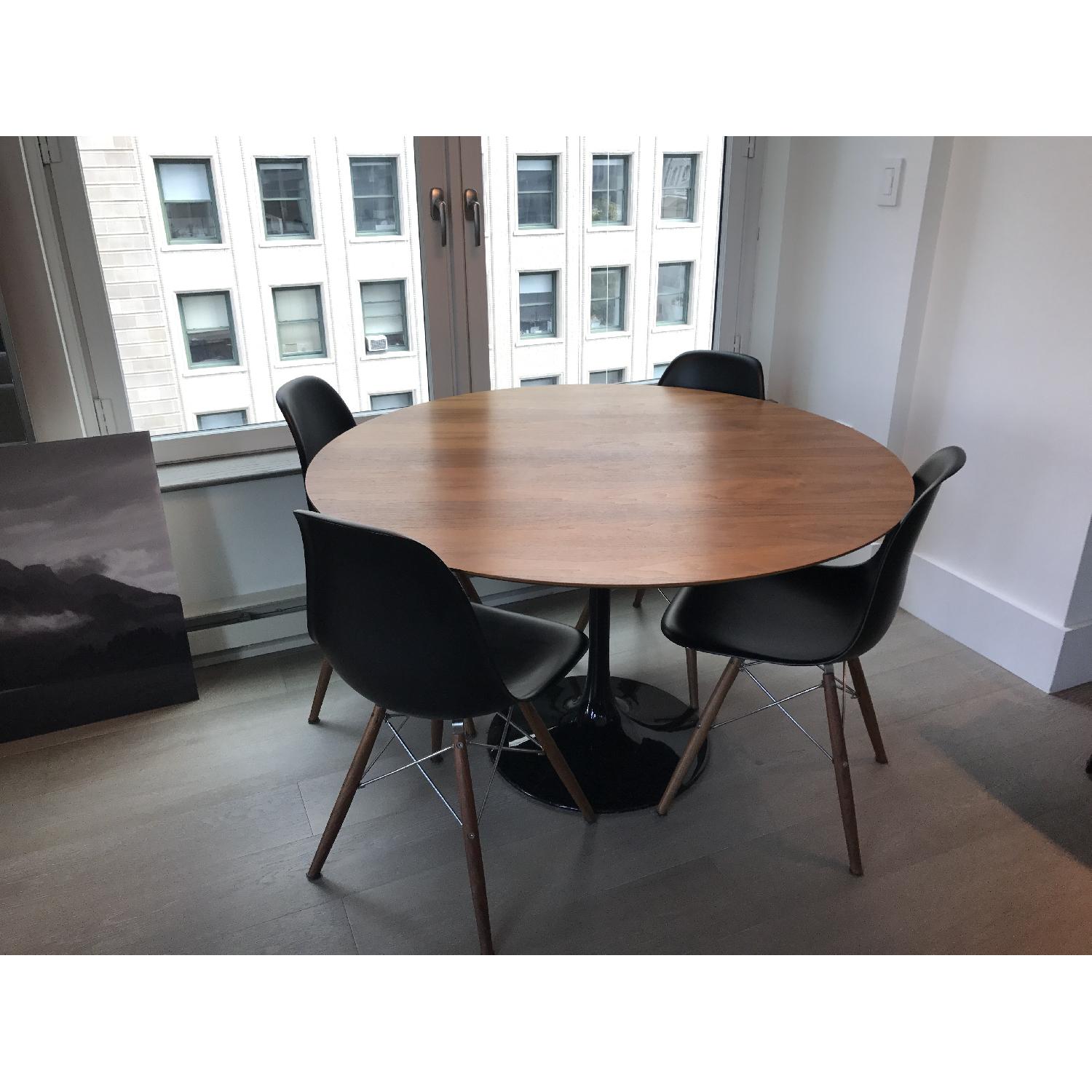 Inmod Saarinen Round Dining Table - AptDeco