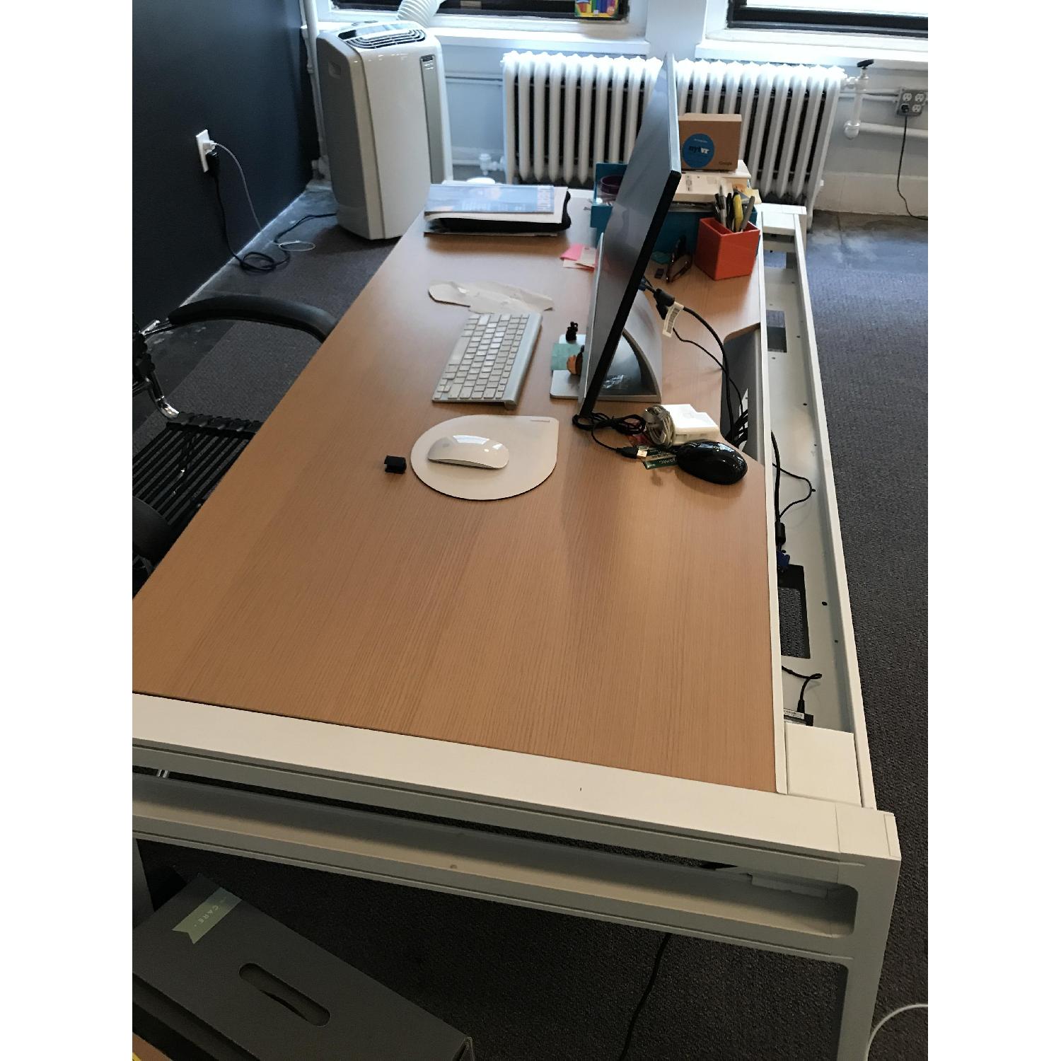 Poppin Single Person Desk - AptDeco