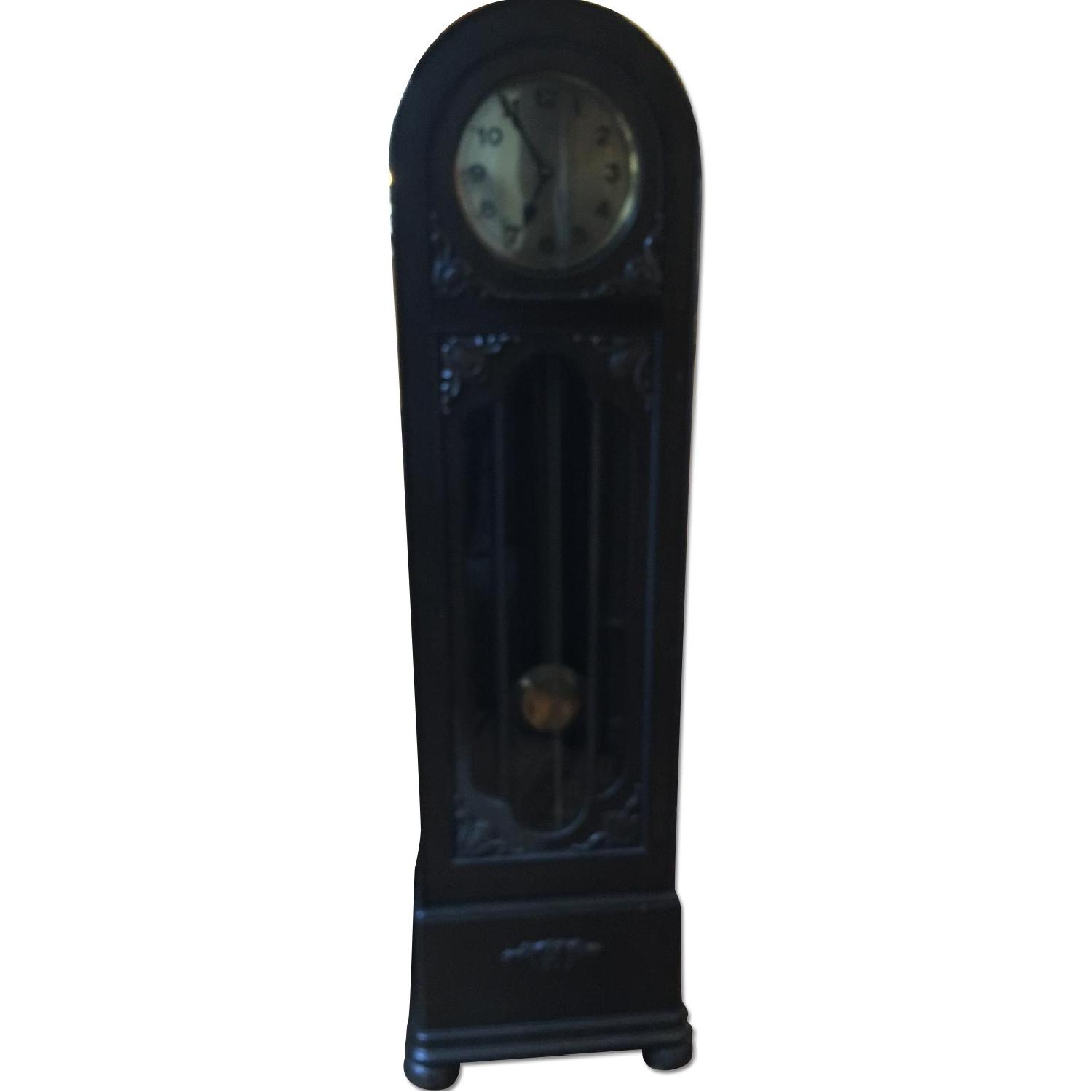 antique-grandfather-clock-aptdeco