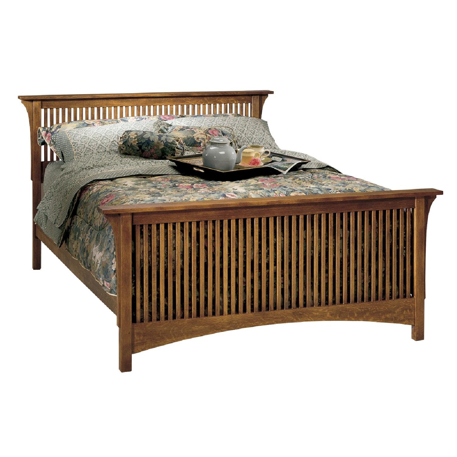 Stickley Queen Oak Spindle Bed - AptDeco