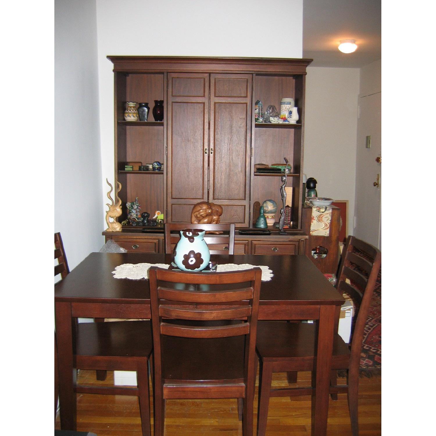 Crate & Barrel Extendable Dining Table w/ 4 Chairs - AptDeco