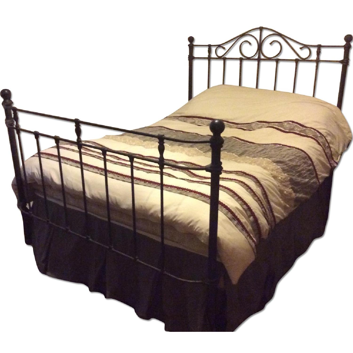 Sleepy's Queen Wrought Iron Head & Foot Bed Frame - AptDeco