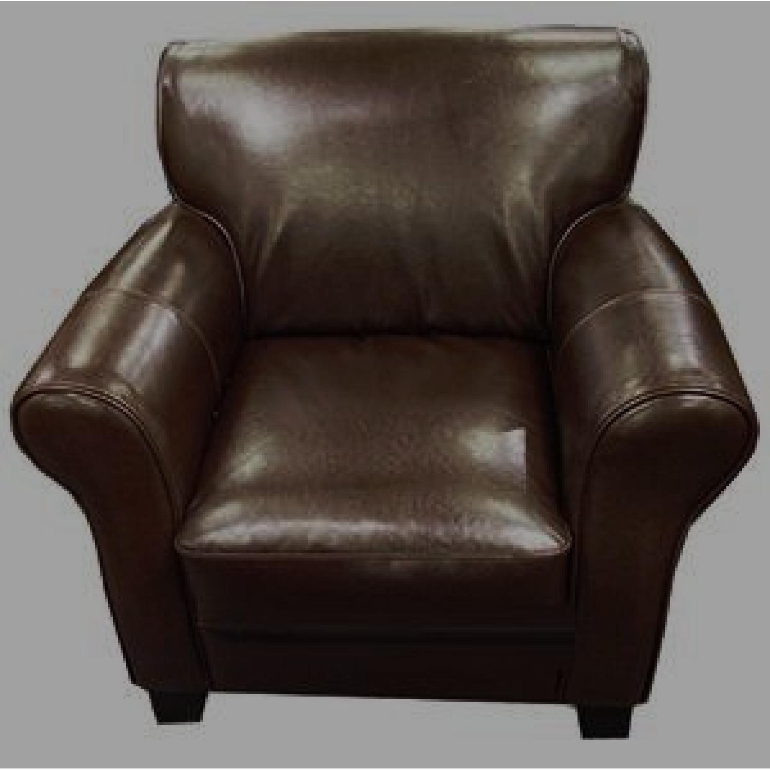 Raymour and flanigan leather chairs store