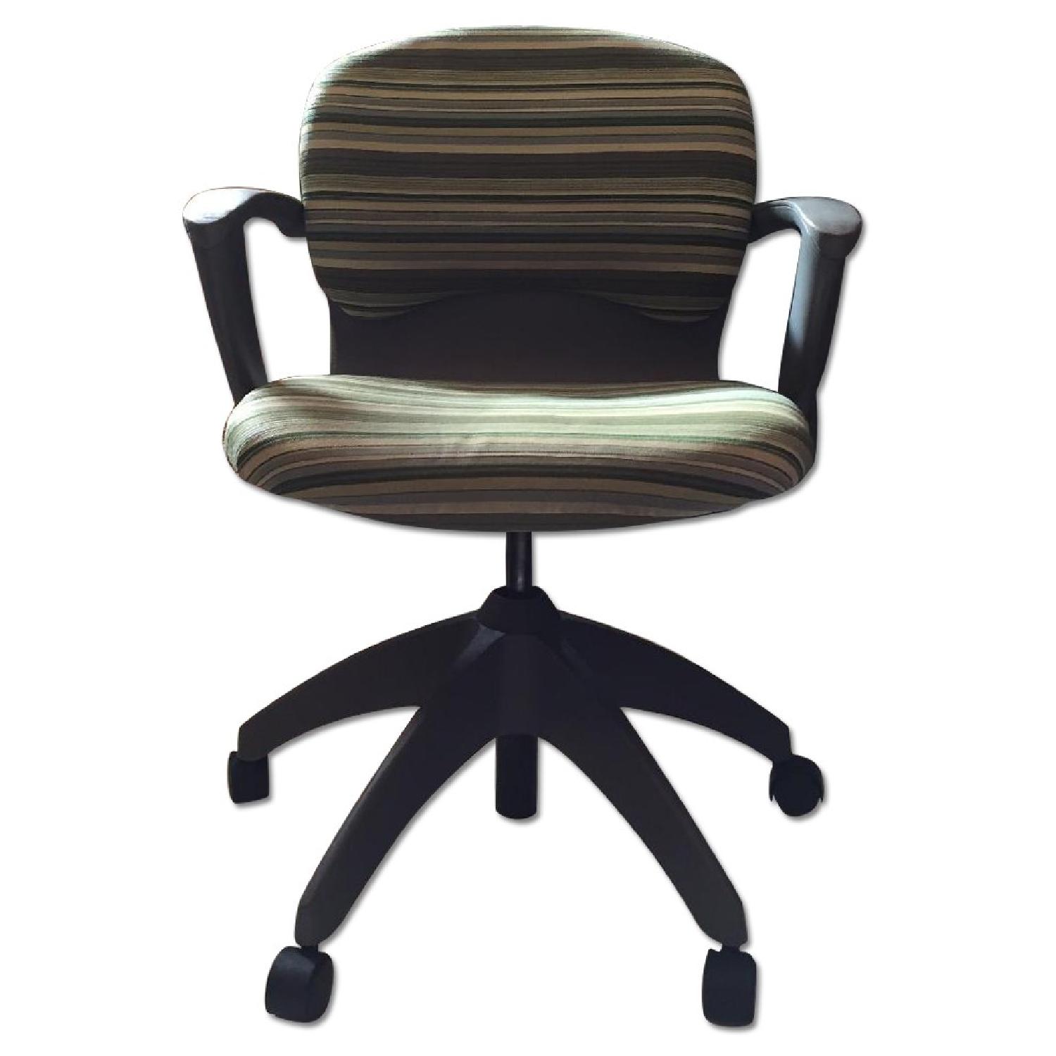 Knoll Task Chair w/ Custom Upholstery - AptDeco