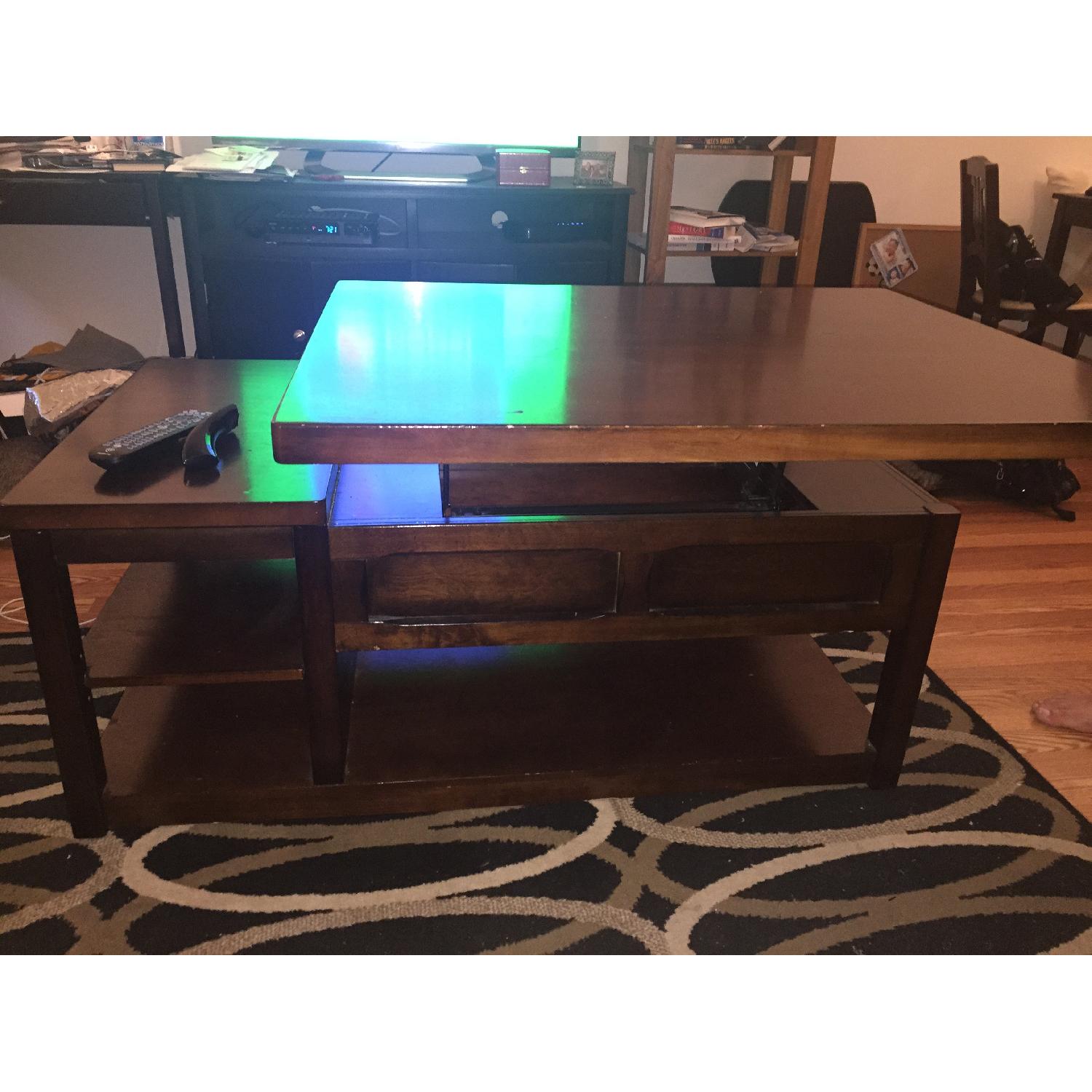 Raymour & Flanigan Stratton Lift-Top Coffee Table - AptDeco