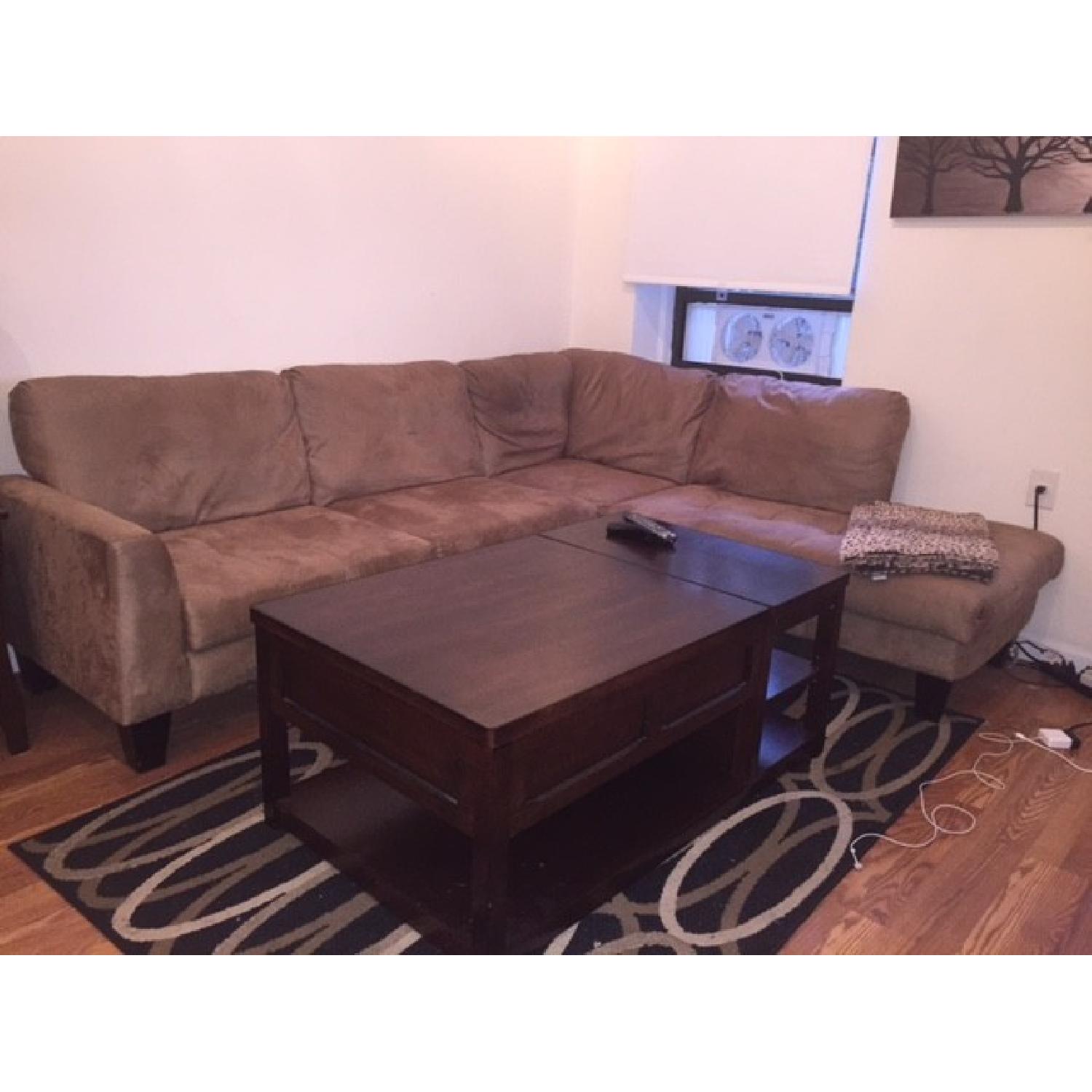 Raymour & Flanigan Stratton Lift-Top Coffee Table - AptDeco