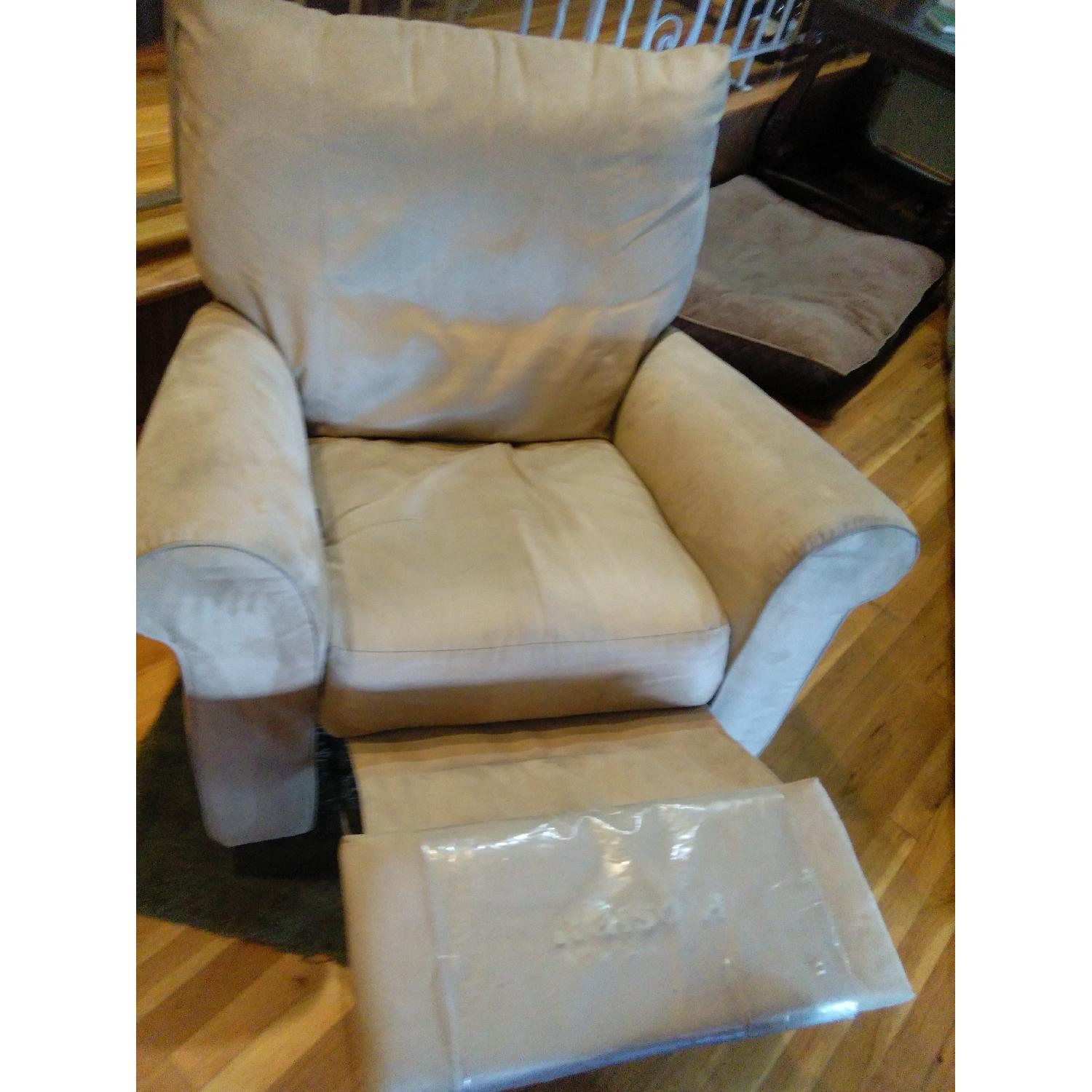 Fortunoff Reclining Chair - AptDeco