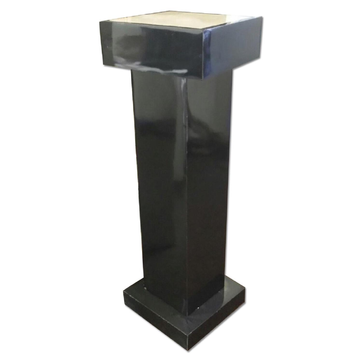 Art Display Pedestal - AptDeco