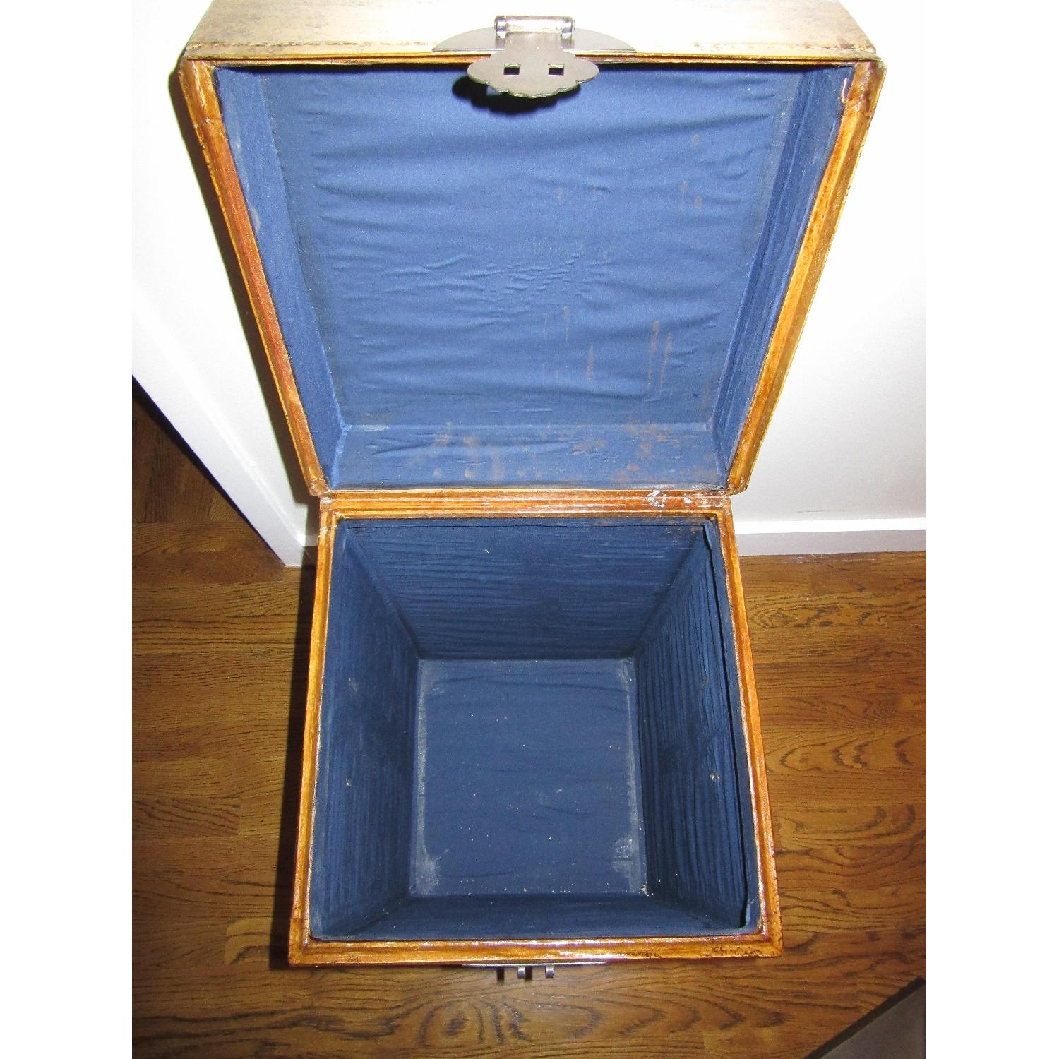 Vertical Storage Trunk - AptDeco