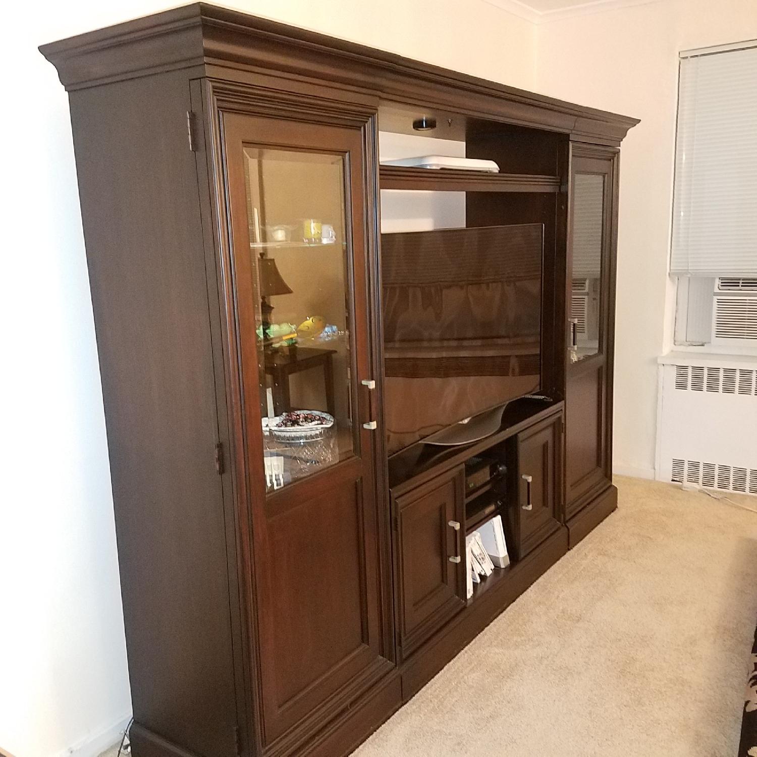 Romweber 3 Piece Modular Wall Unit w/ Built-in Lighting - AptDeco