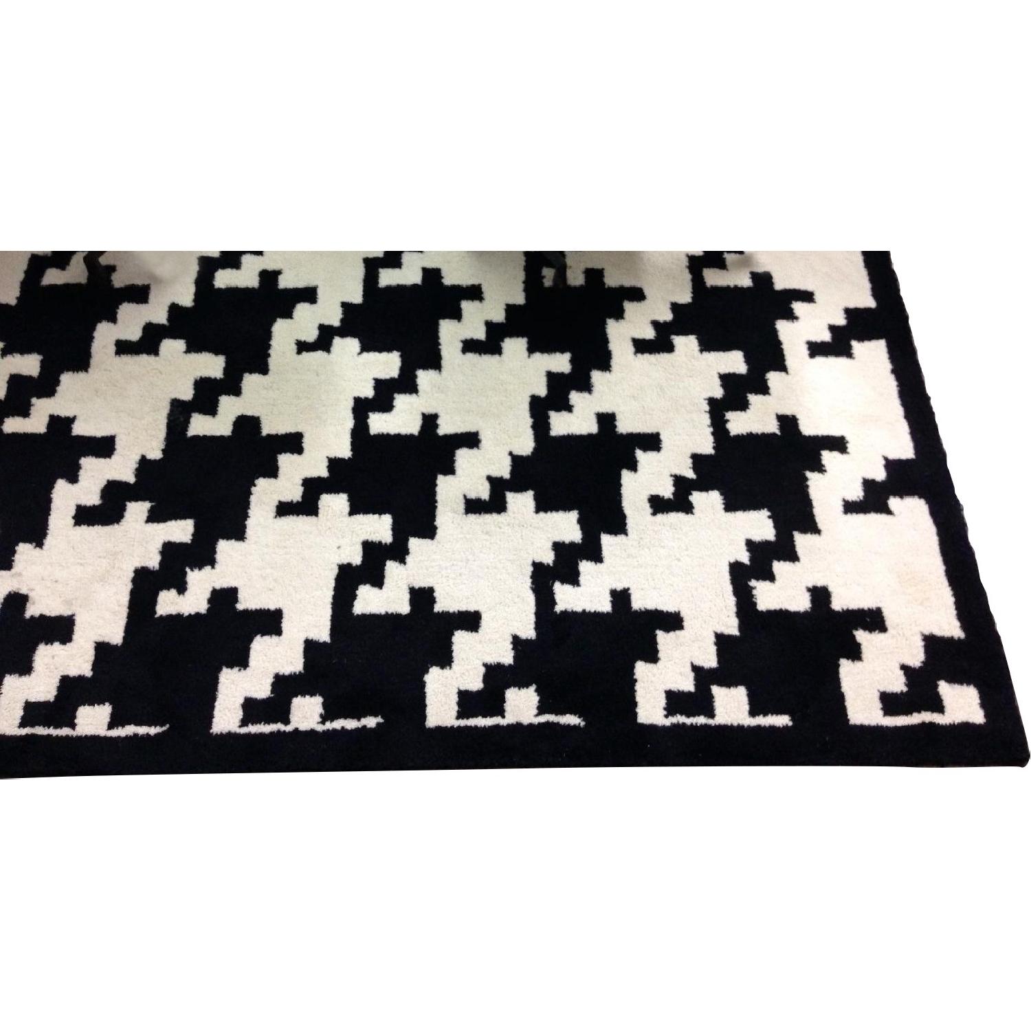 Houndstooth Area Rug - AptDeco