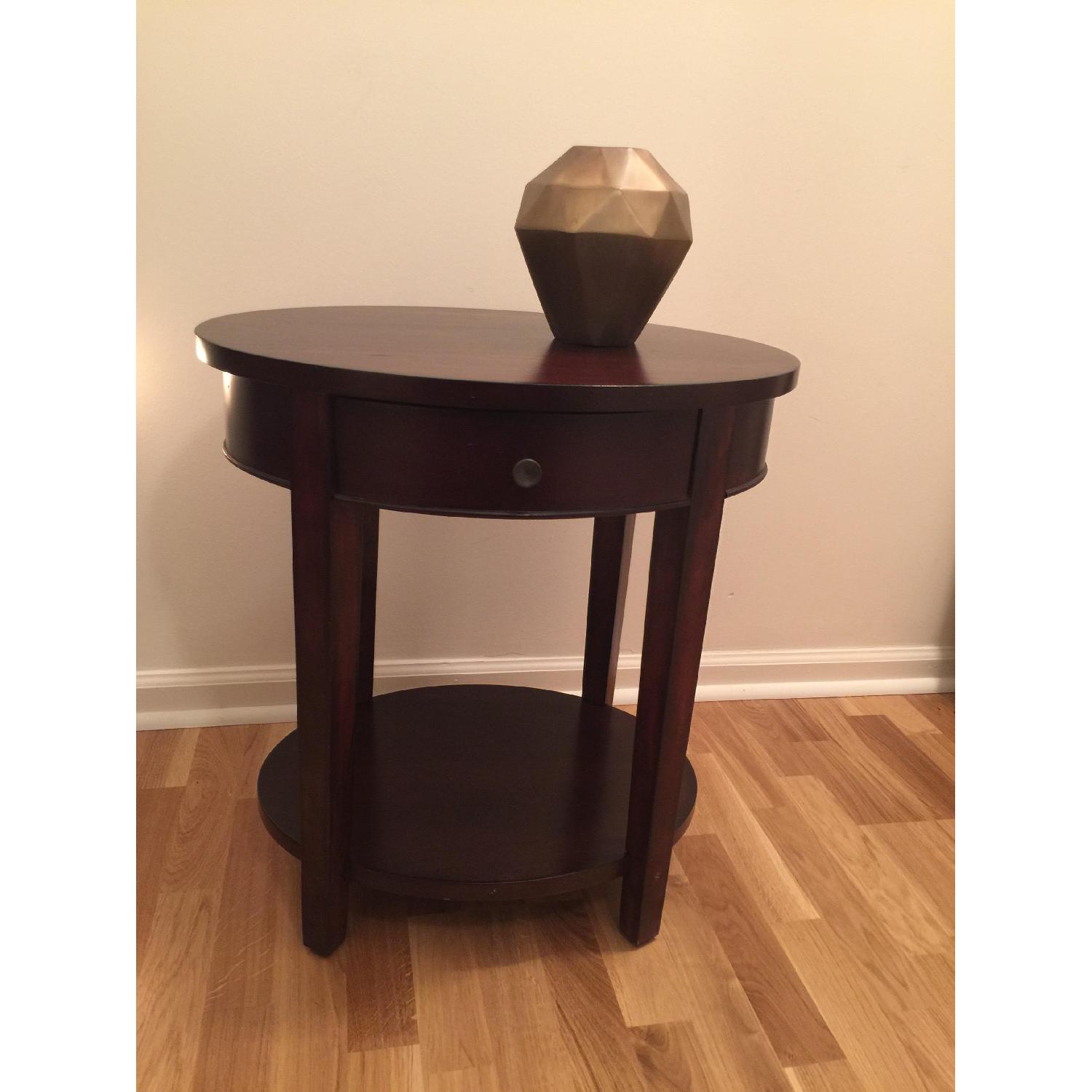 Pier 1 Contemporary Round Side Table w/ 1 Drawer - AptDeco