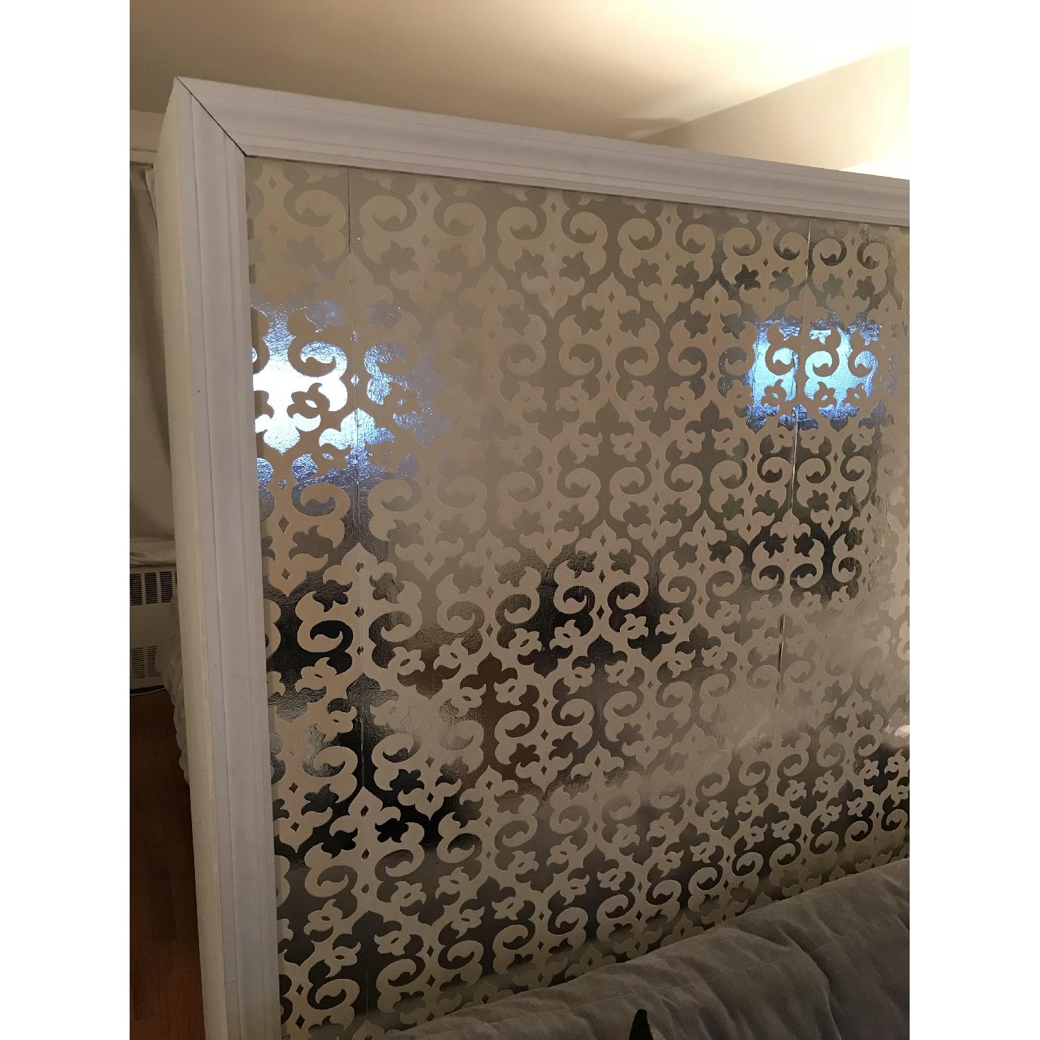 Modern Wardrobe/Divider - AptDeco