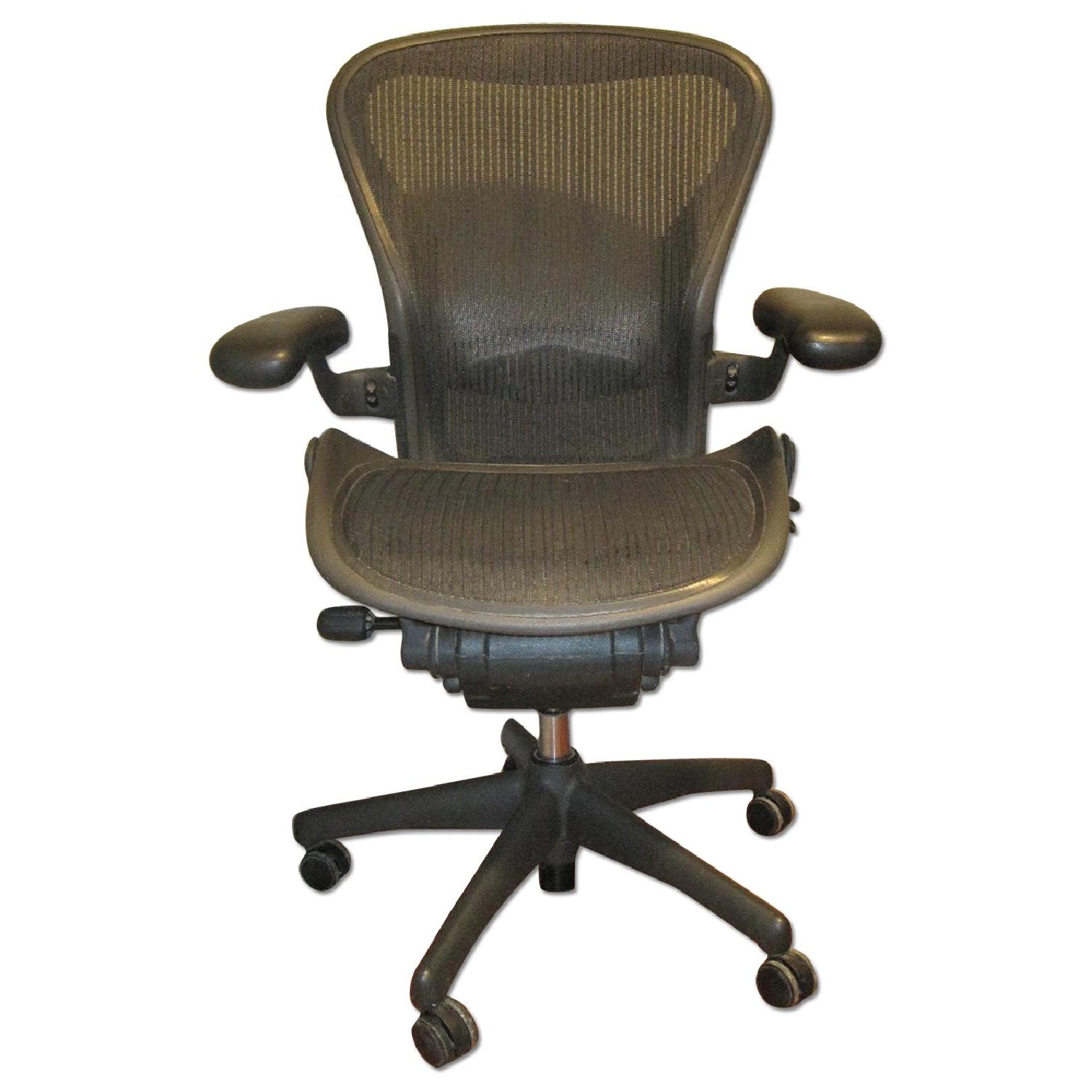 Herman Miller Small Aeron Chair - AptDeco