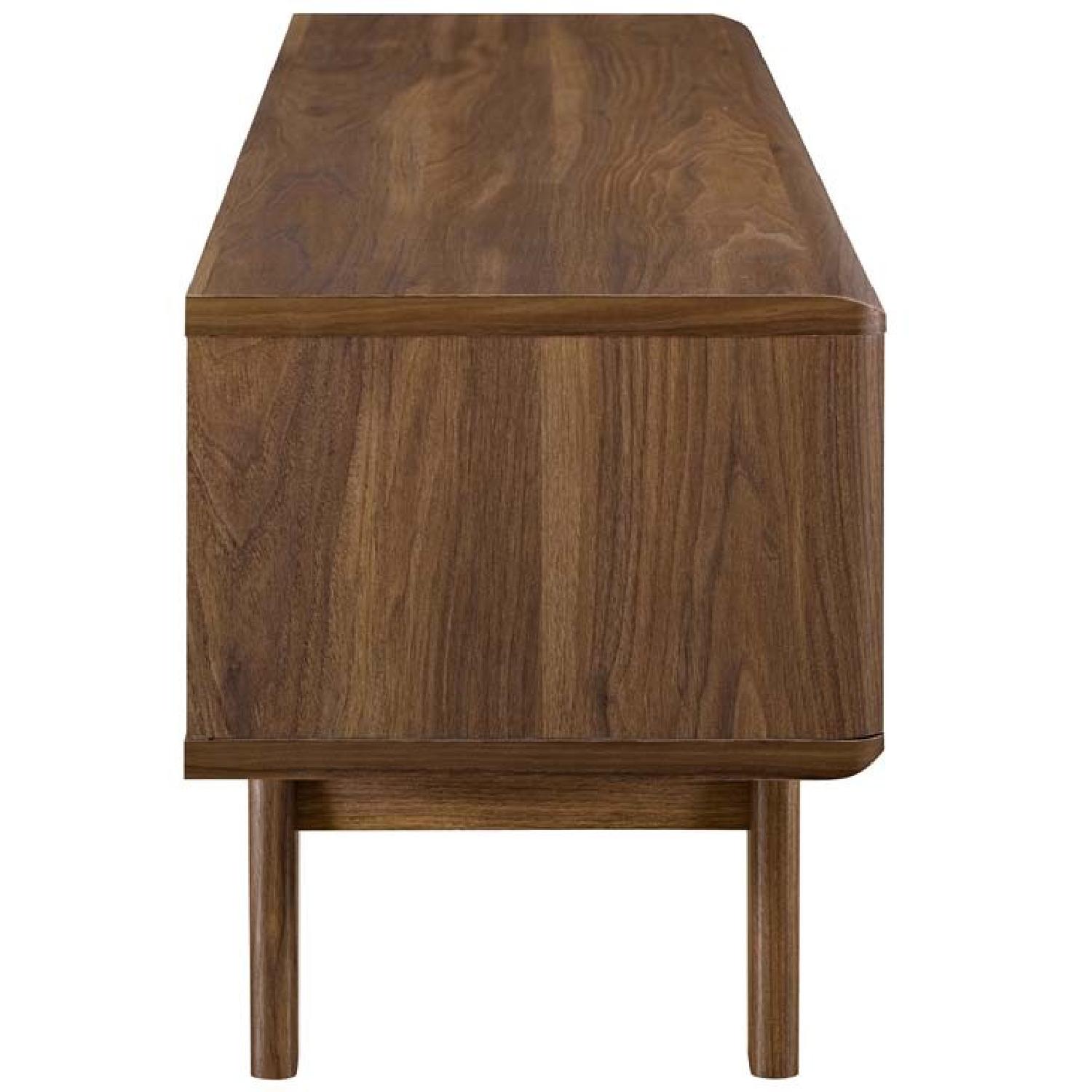 Elegant Design TV Stand - AptDeco
