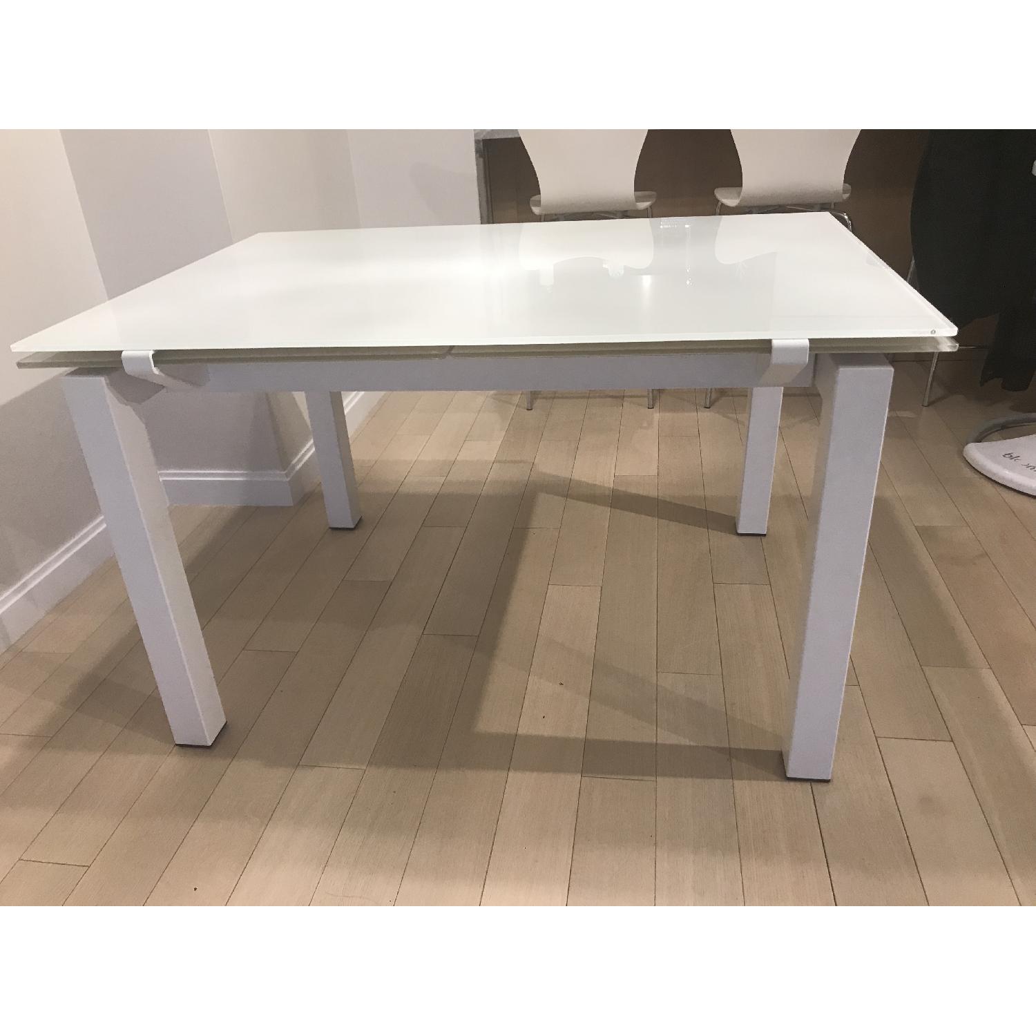 Calligaris Extendable White Glass Airport Table - AptDeco
