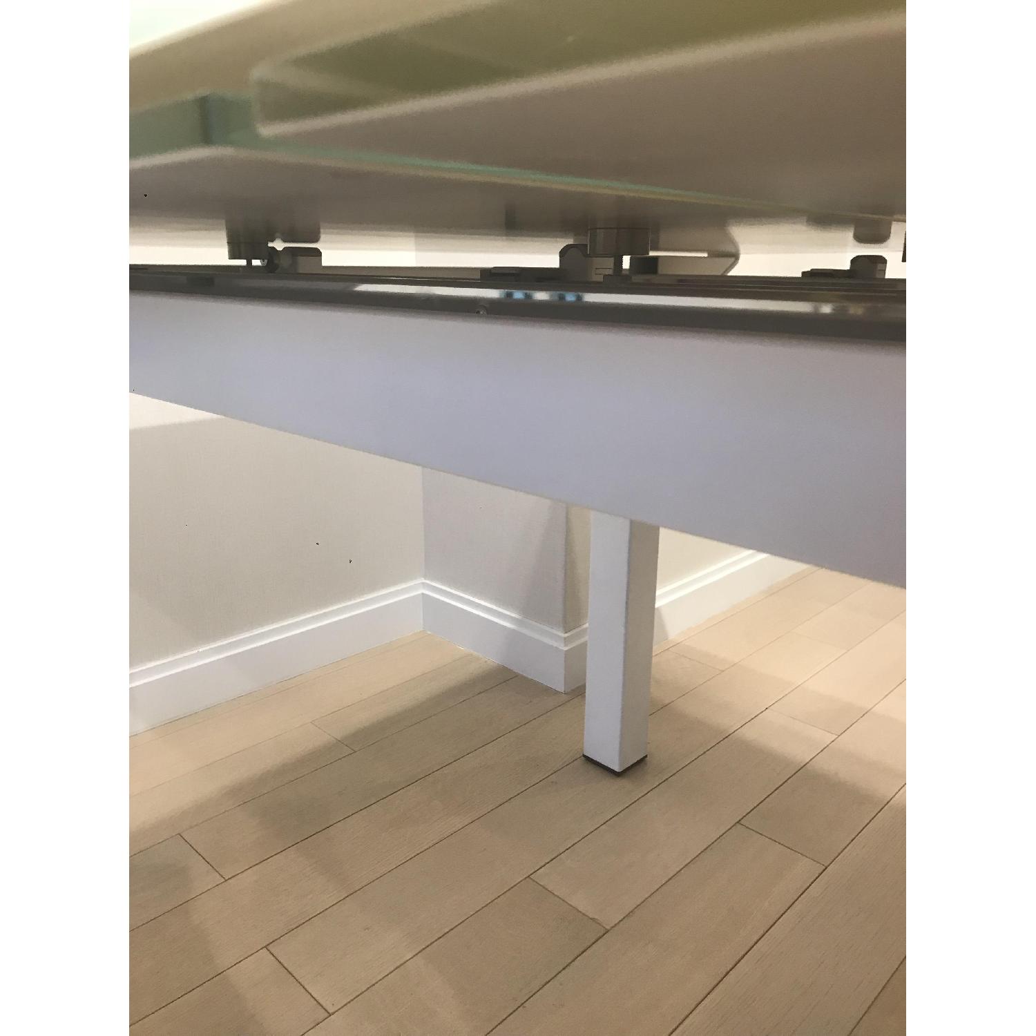 Calligaris Extendable White Glass Airport Table - AptDeco