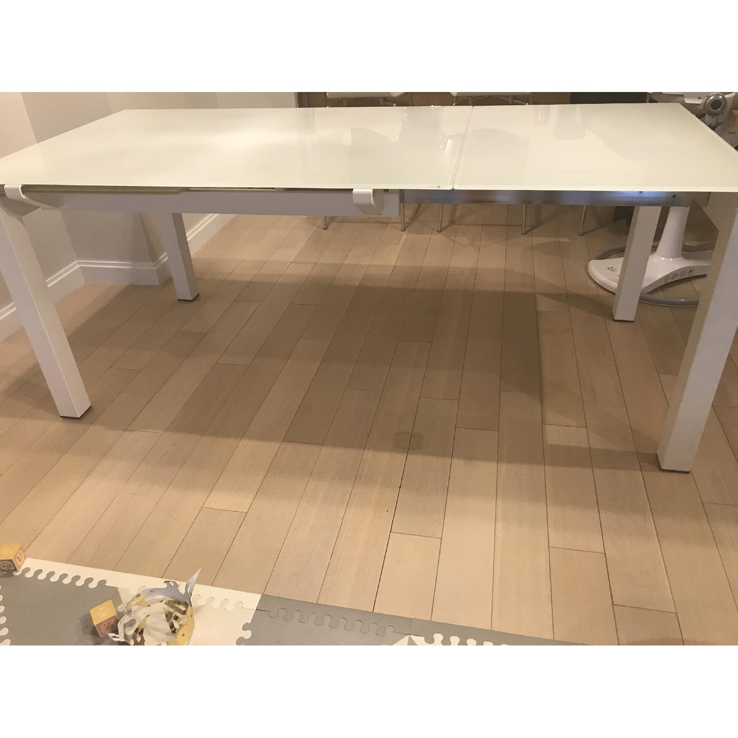 Calligaris Extendable White Glass Airport Table - AptDeco