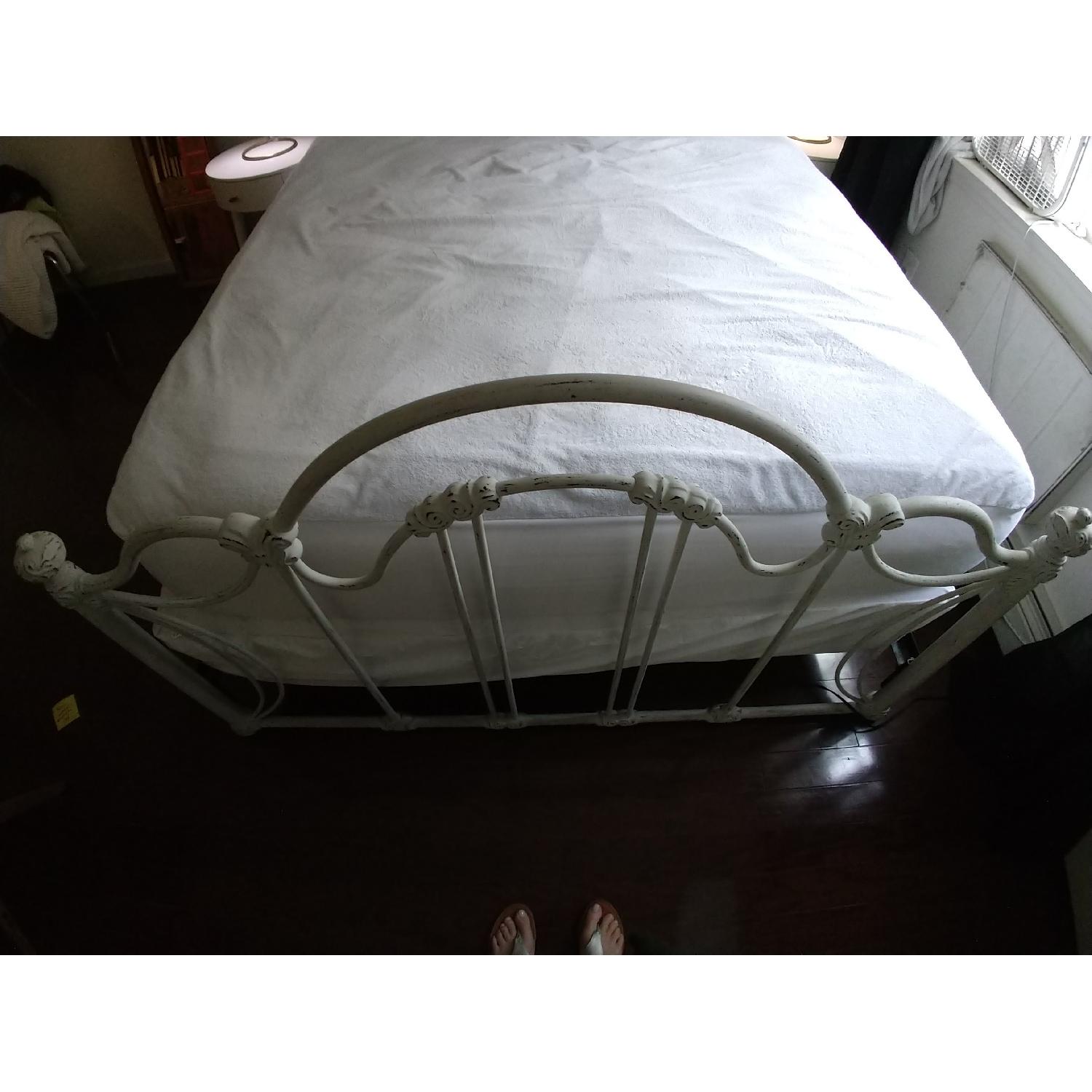 Wesley Allen Marlow Queen Iron Bed Frame - AptDeco