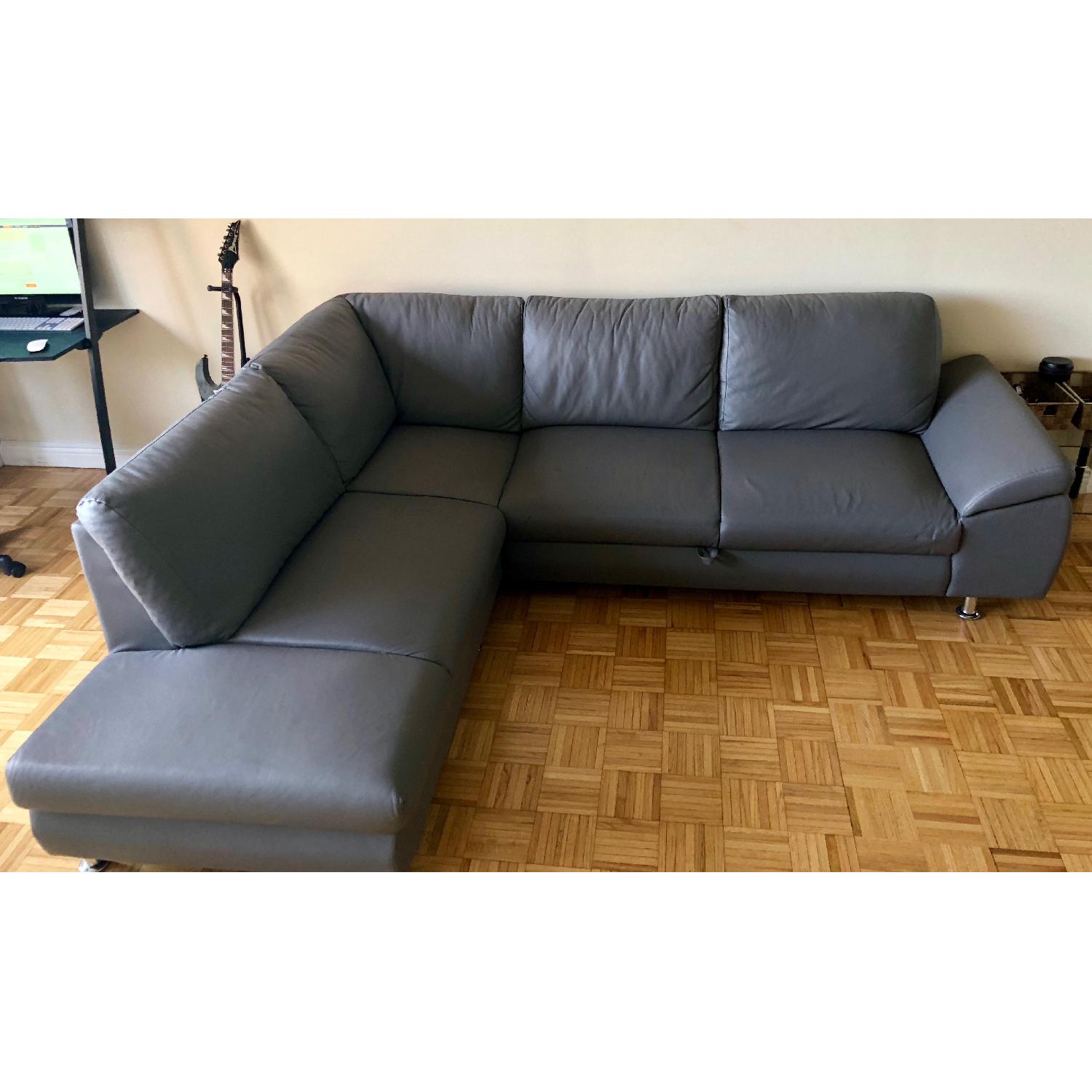 Modern Line Furniture Sectional Sofa w/ Pull-Out Sleeper - AptDeco