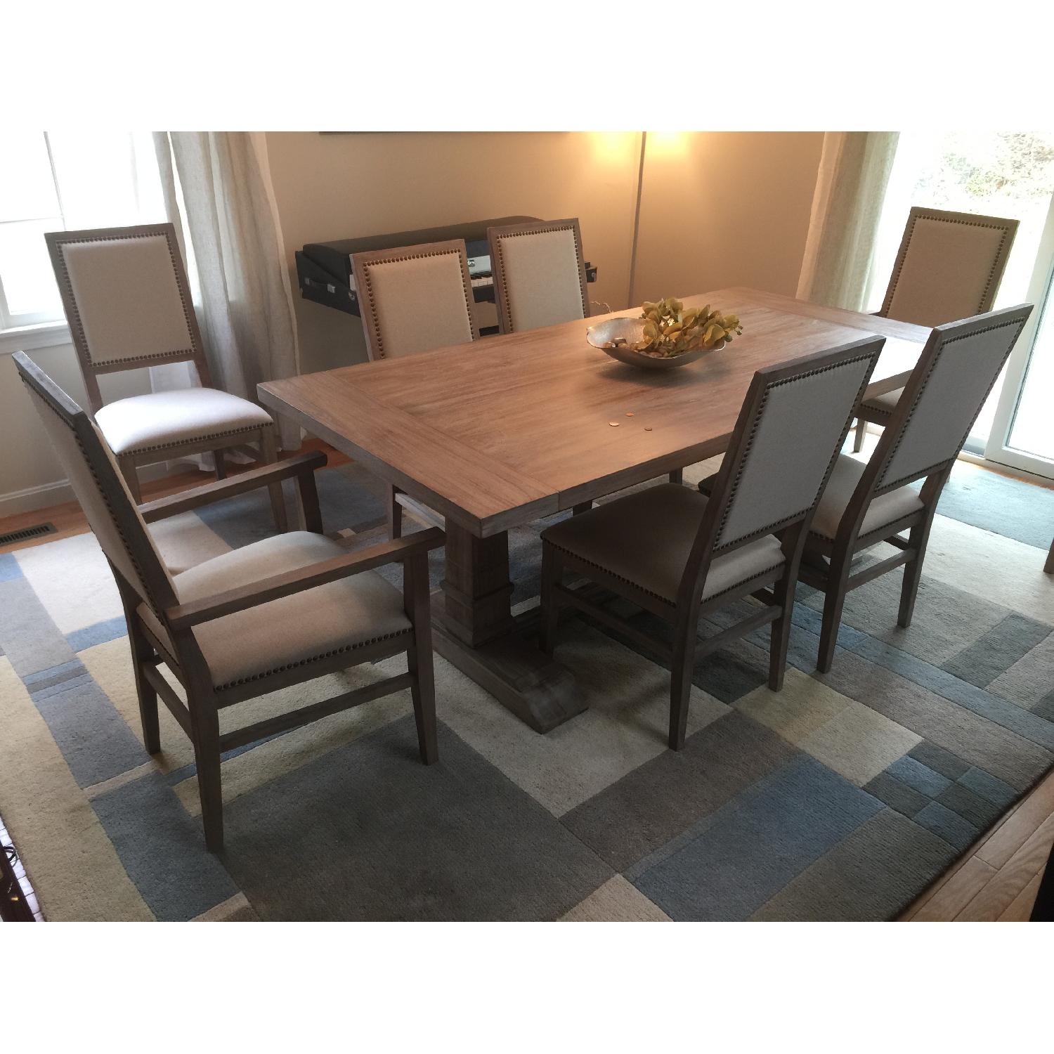 Extendable Table w/ 6 Chairs - AptDeco