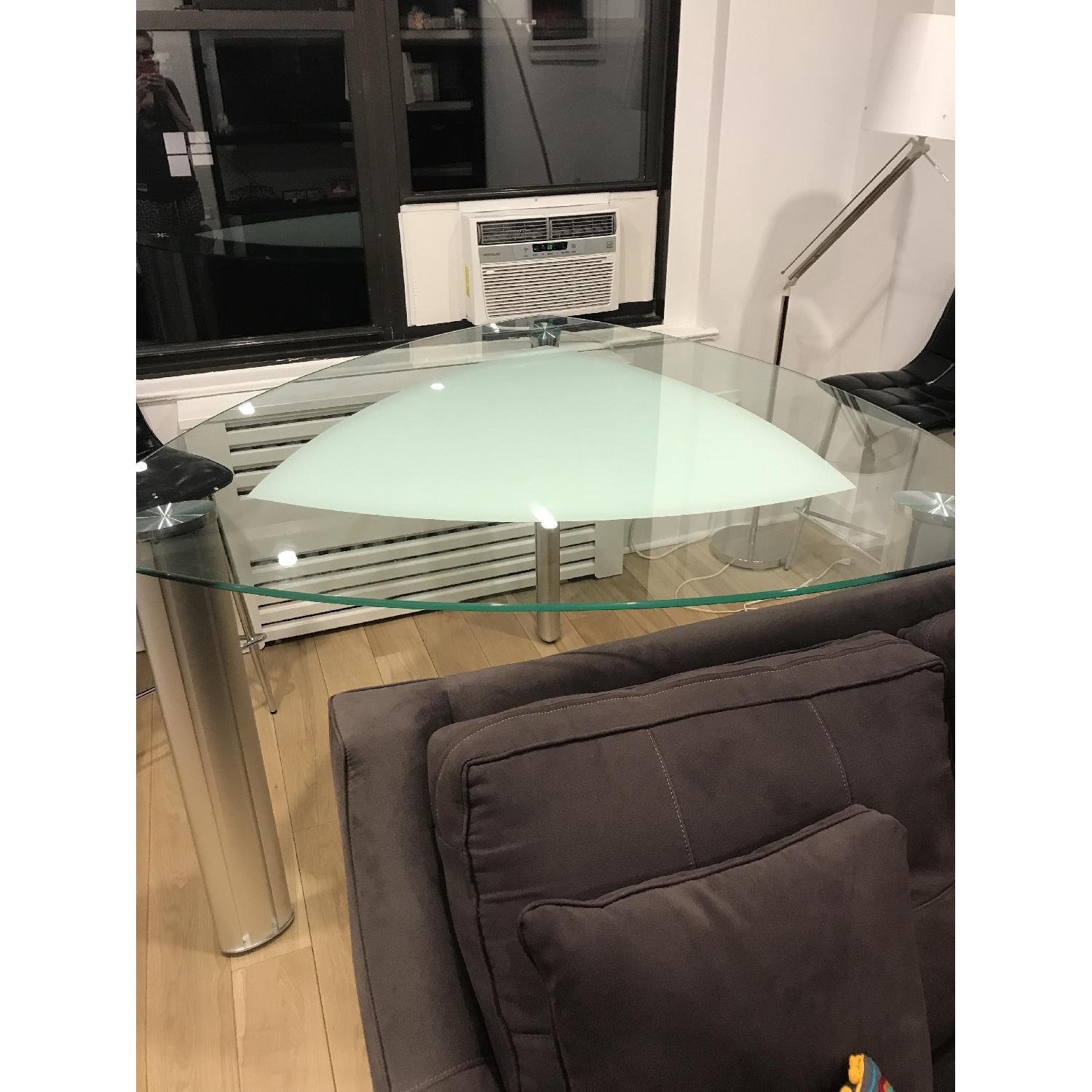 Rooms To Go Triangular Hightop Glass Table w/ 3 Bar Chairs - AptDeco