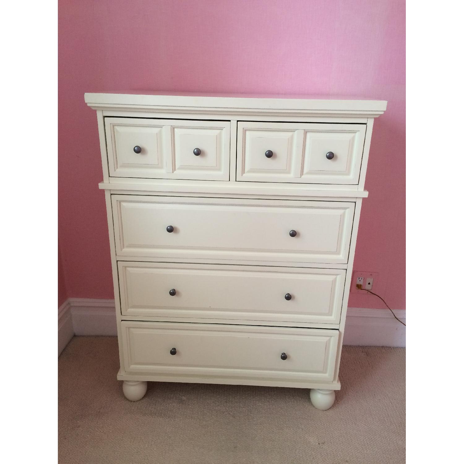 Pier 1 Ashworth Antique White 5 Drawer Chest - AptDeco
