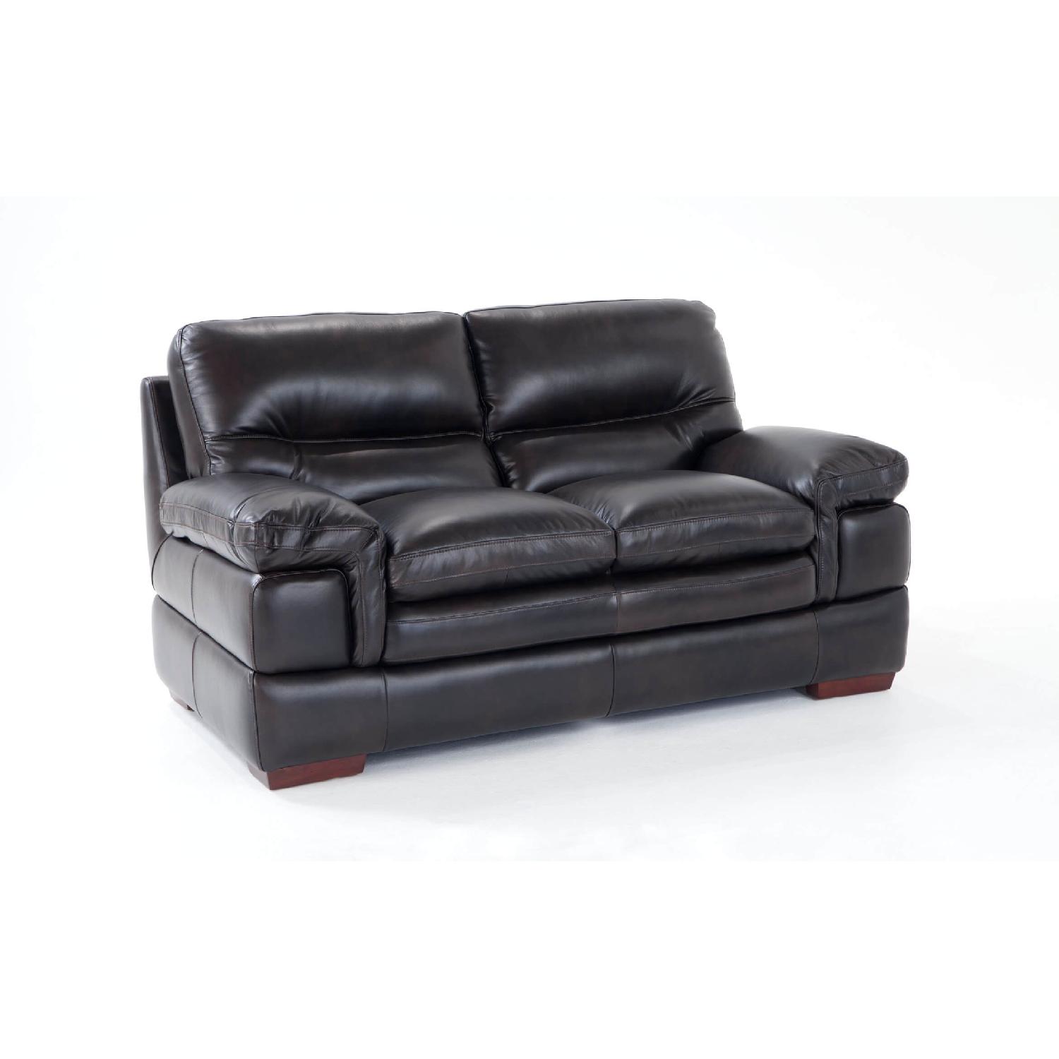 Bob's Carter Leather Loveseat - AptDeco