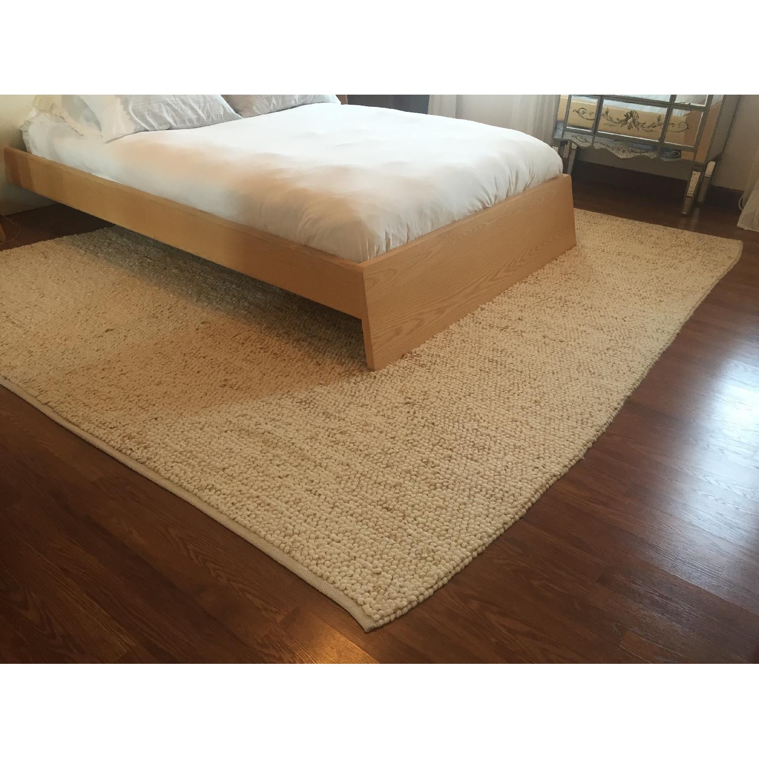 West Elm Mini Pebble Wool Jute Rug - AptDeco