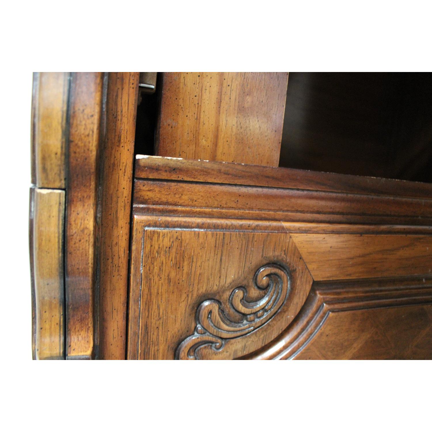 Thomasville Vintage Wood Flip Top Server Bar/Liquor Cabinet Sideboard - AptDeco