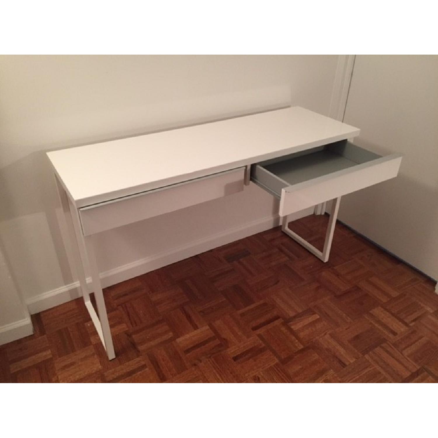 Ikea Besta Burs High Gloss White Desk - AptDeco