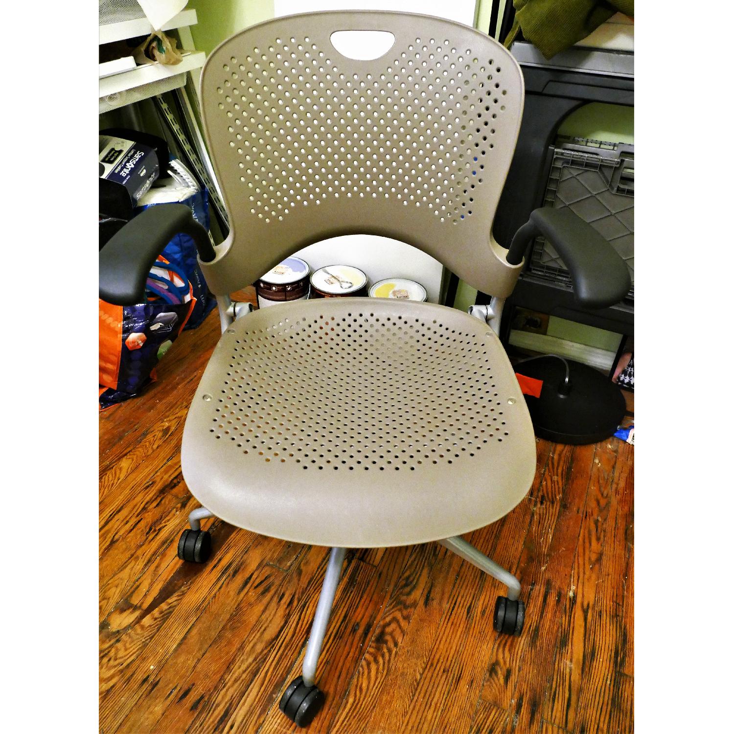Herman Miller Caper Chairs in Cappuccino - AptDeco