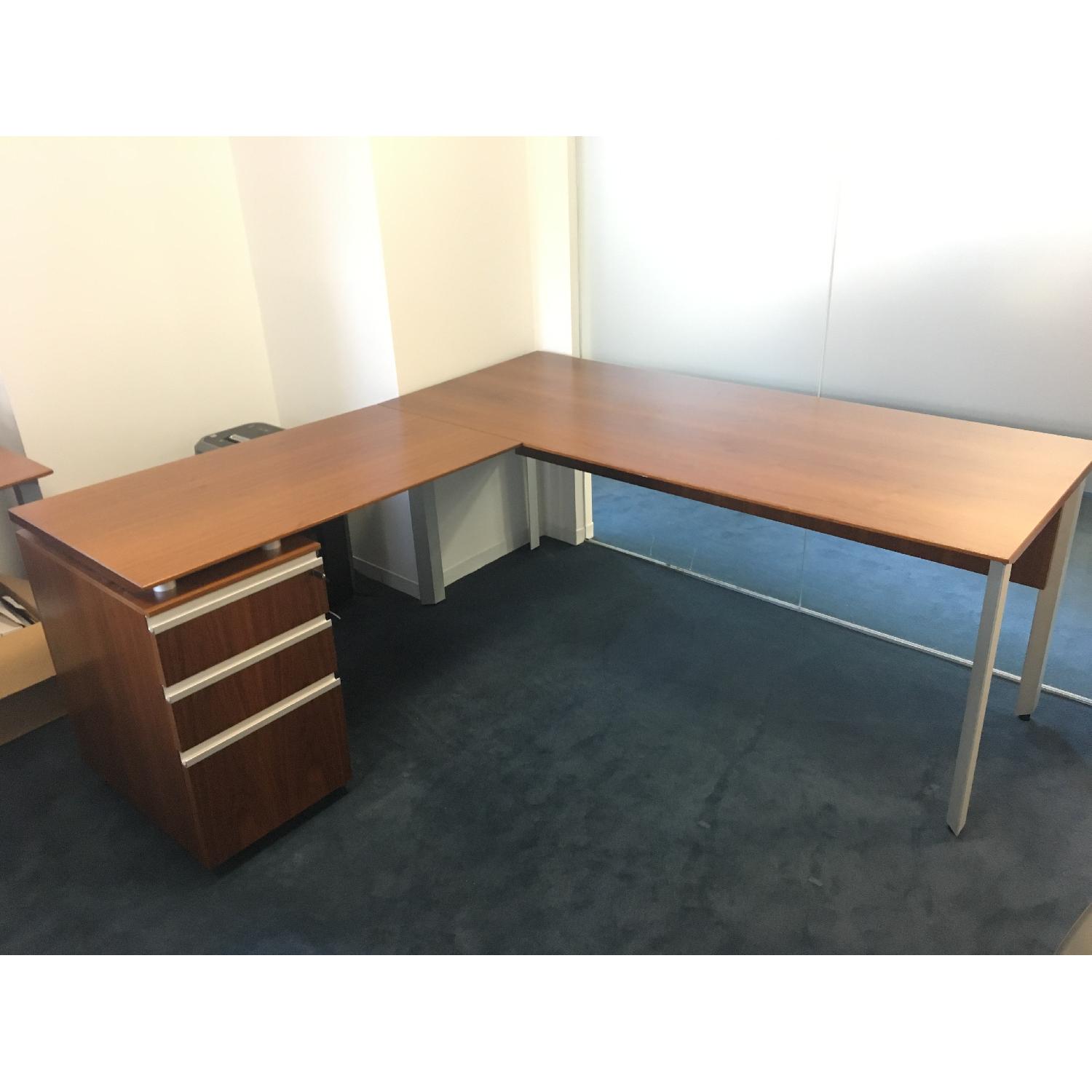 Knoll Corner Office Desk & Swivel Chair - AptDeco