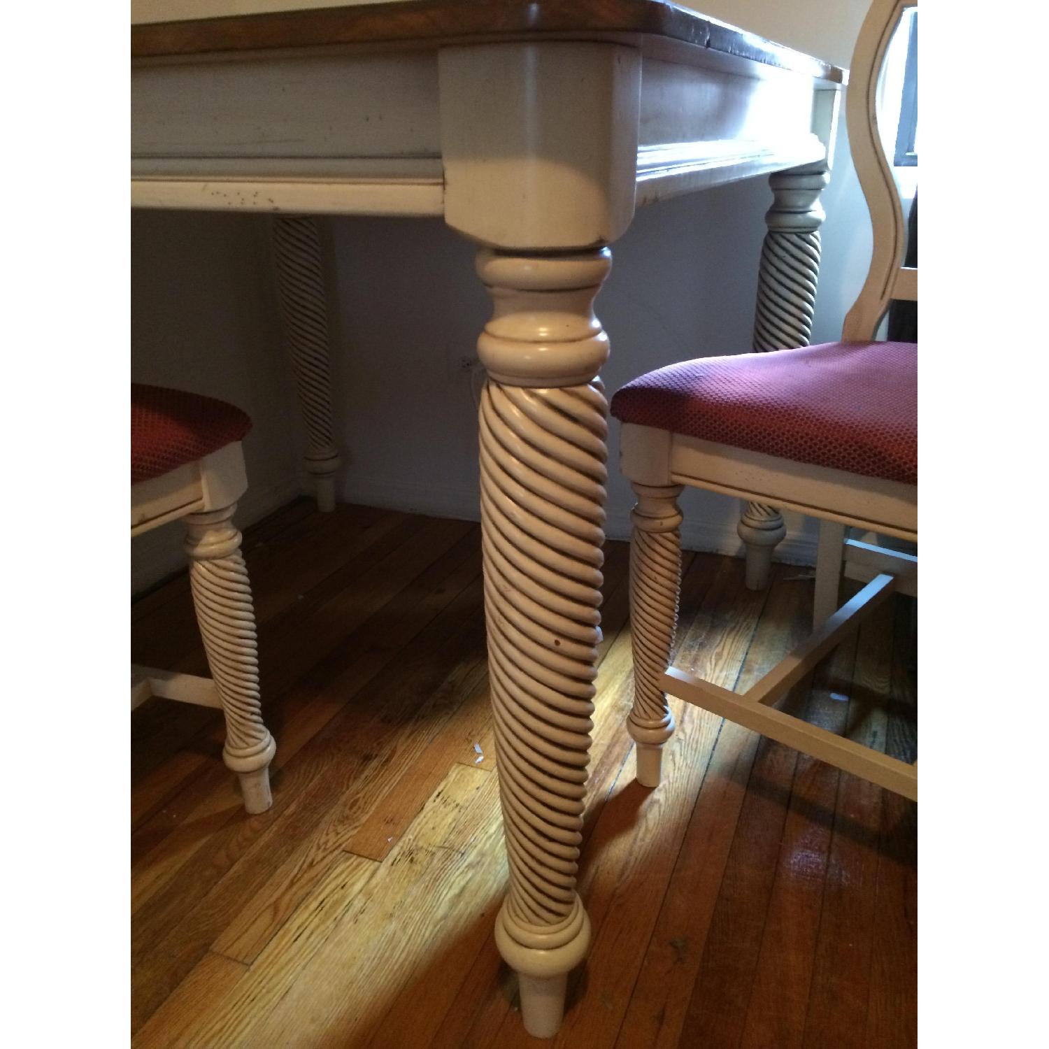 Extendable Dining Room Table w/ 4 Chairs - AptDeco