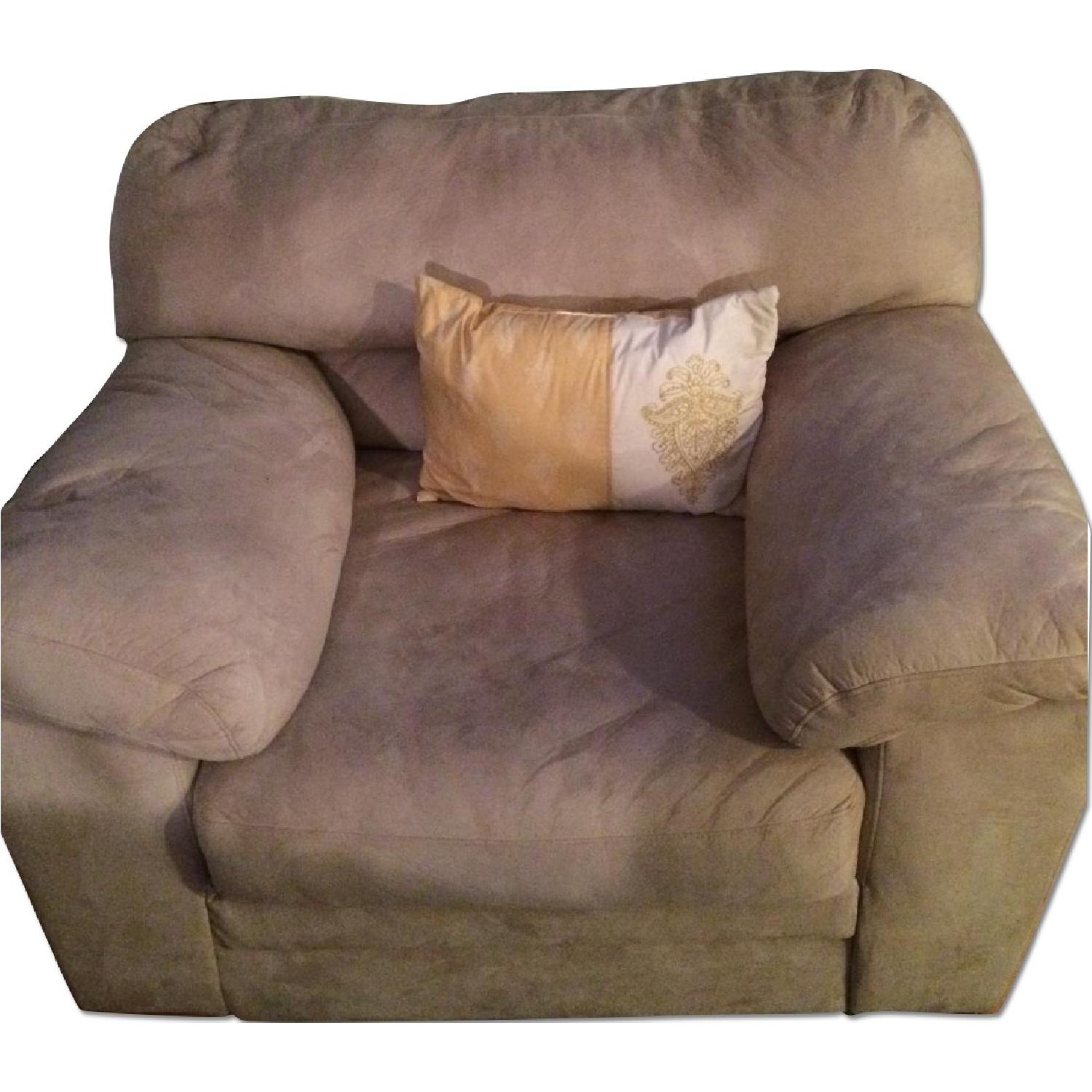 Oversized Armchair - AptDeco