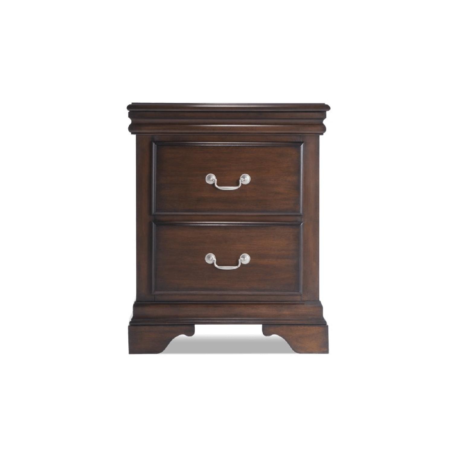Bob's 2-Drawer Nightstand - AptDeco